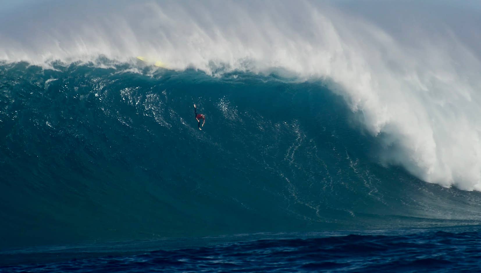 10 Years of Portugal's Premier Tube-Riding Contest (Video)