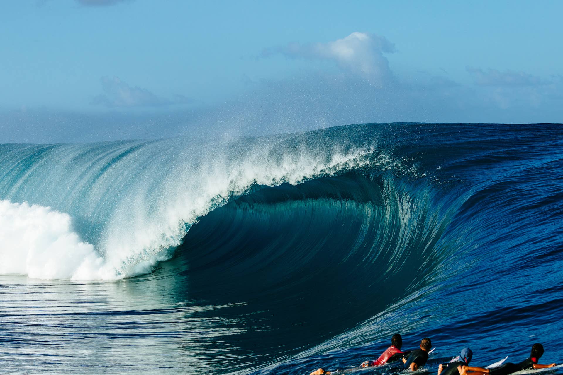 7 of the World's Most Dangerous Waves - Surfer