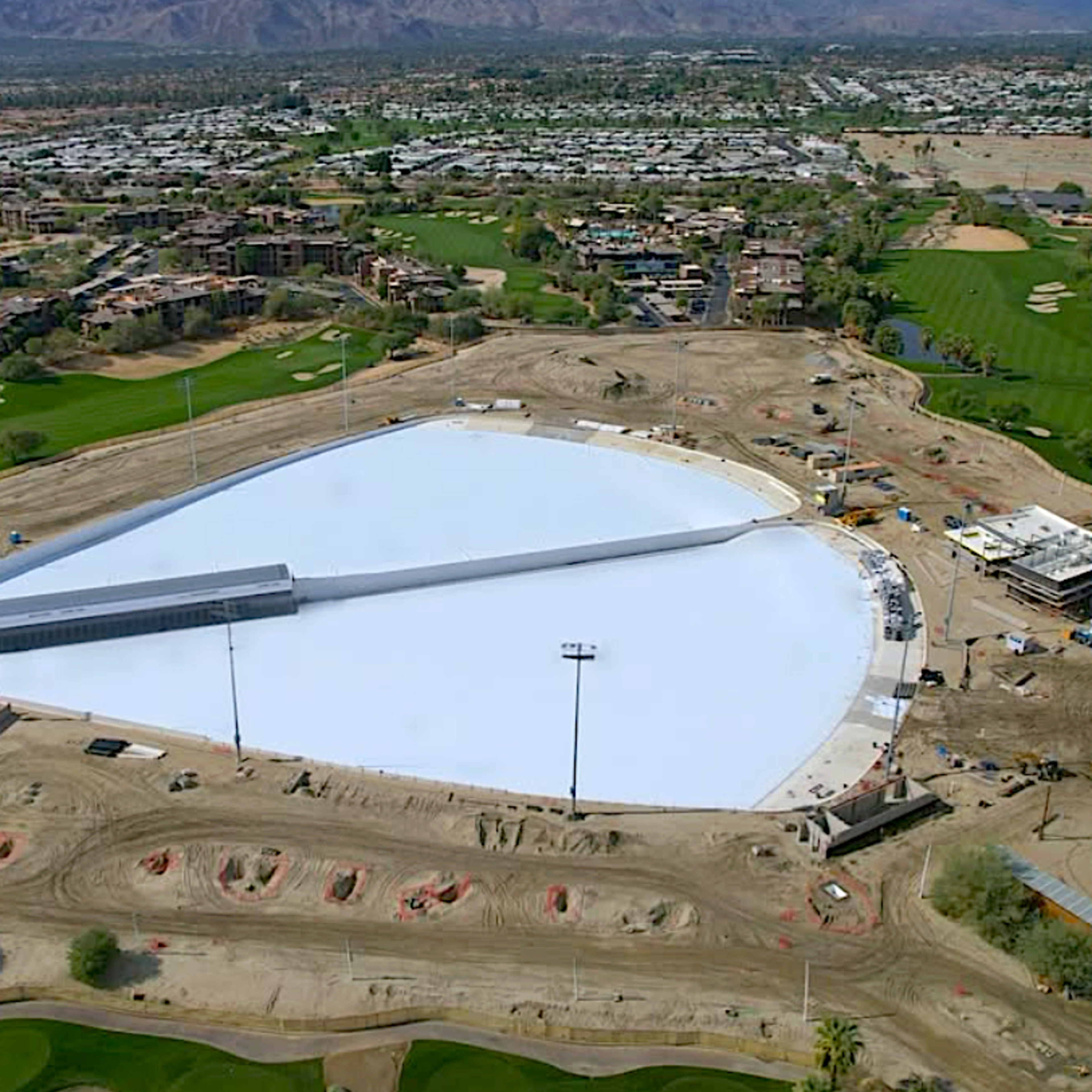 Caught Inside at 20ft Pipeline: ‘Bigger Than it Looks’ (Video) - Surfer