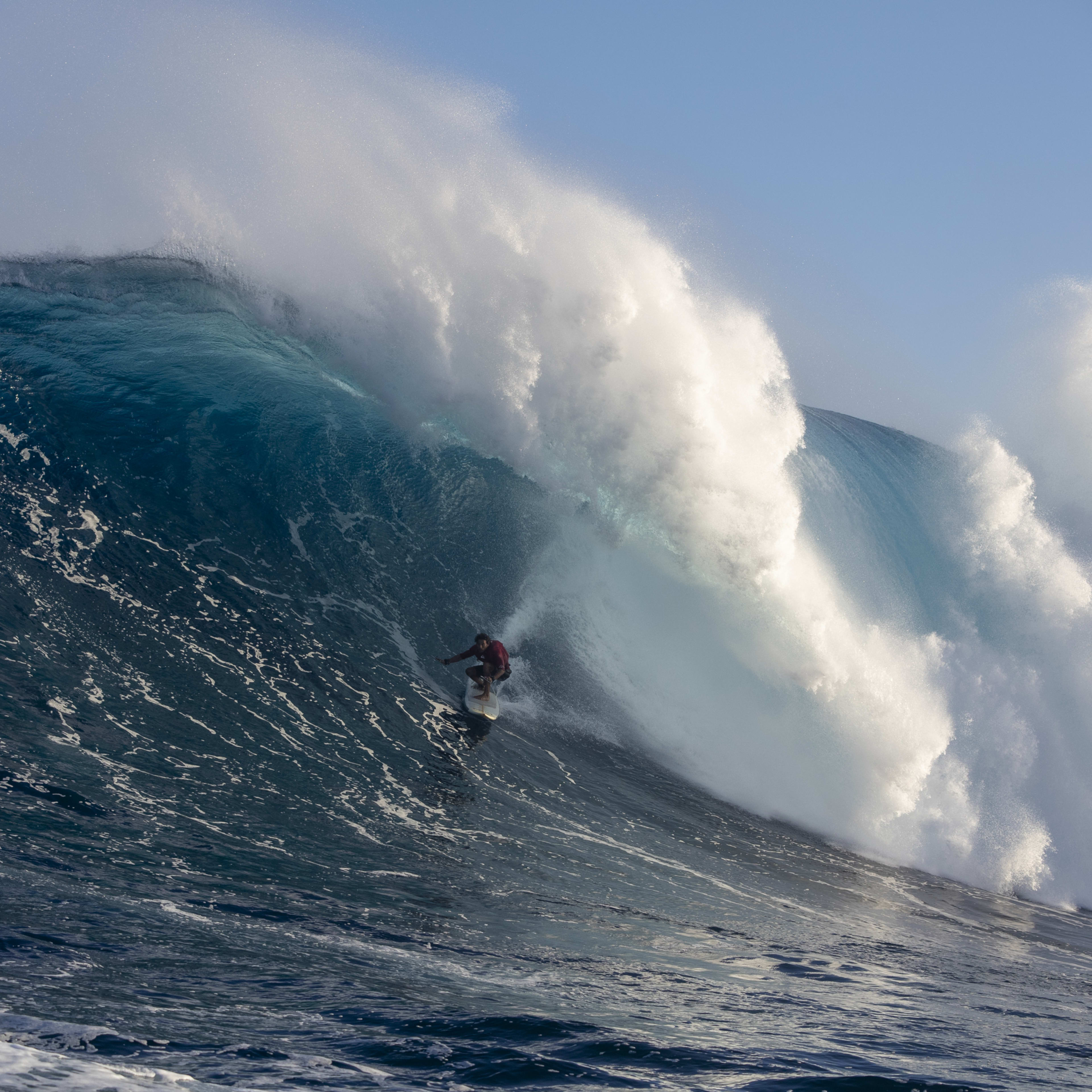 Photo Gallery: Jaws Still Flexes in Under-The-Radar Swell - Surfer