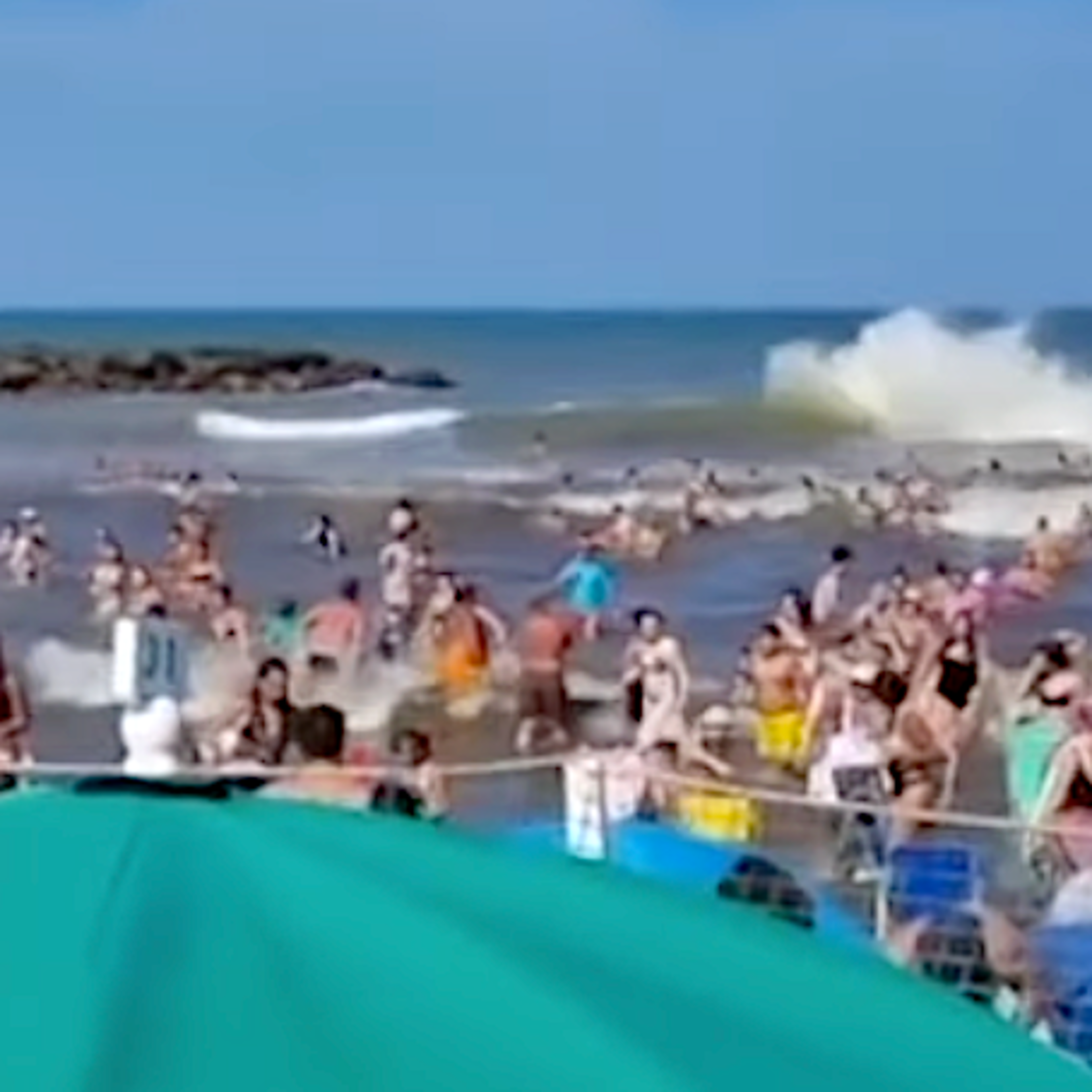 Rare ‘30-foot’ Meteotsunami Strikes Argentina Beach, One Dead (Video ...