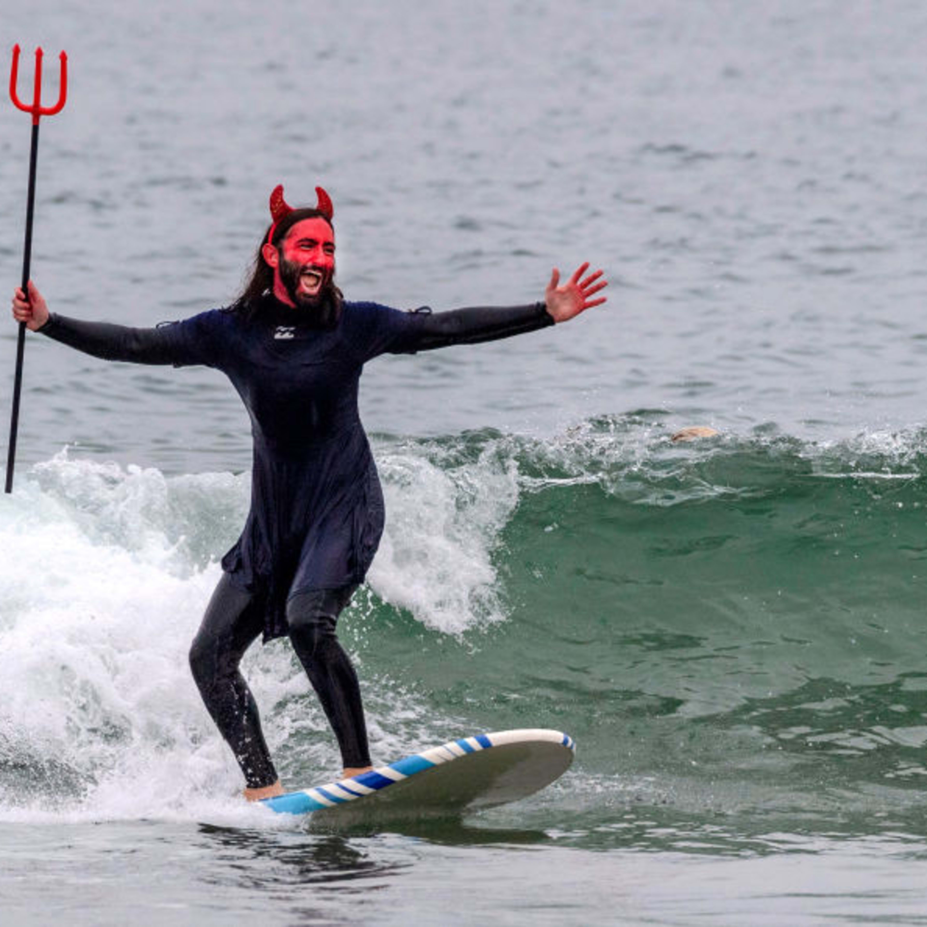 Surfing 201: How To Bottom Turn Like a Pro - Surfer