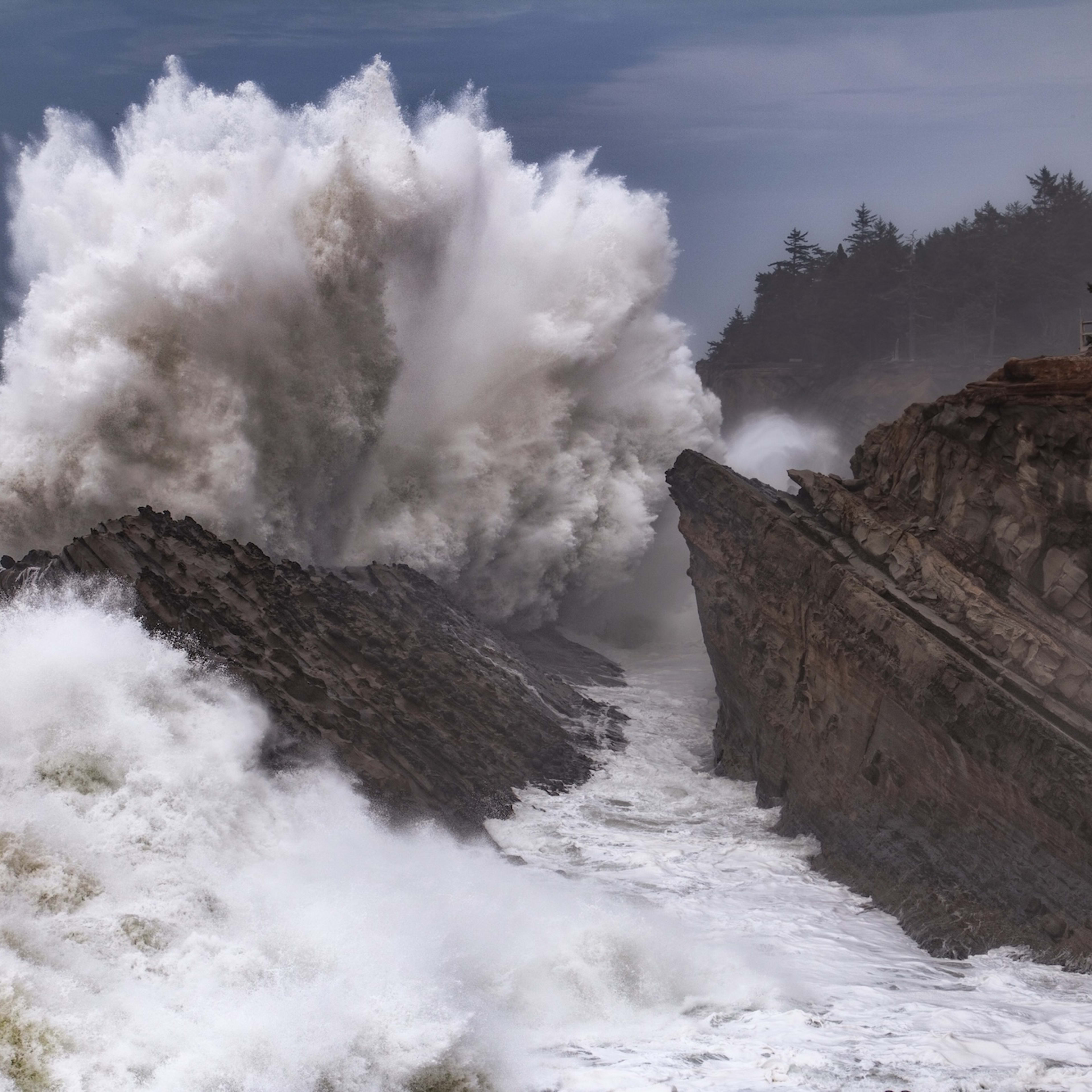 Huge Swell, King Tides Cause Cliff Collapse in CA (Video) - Surfer