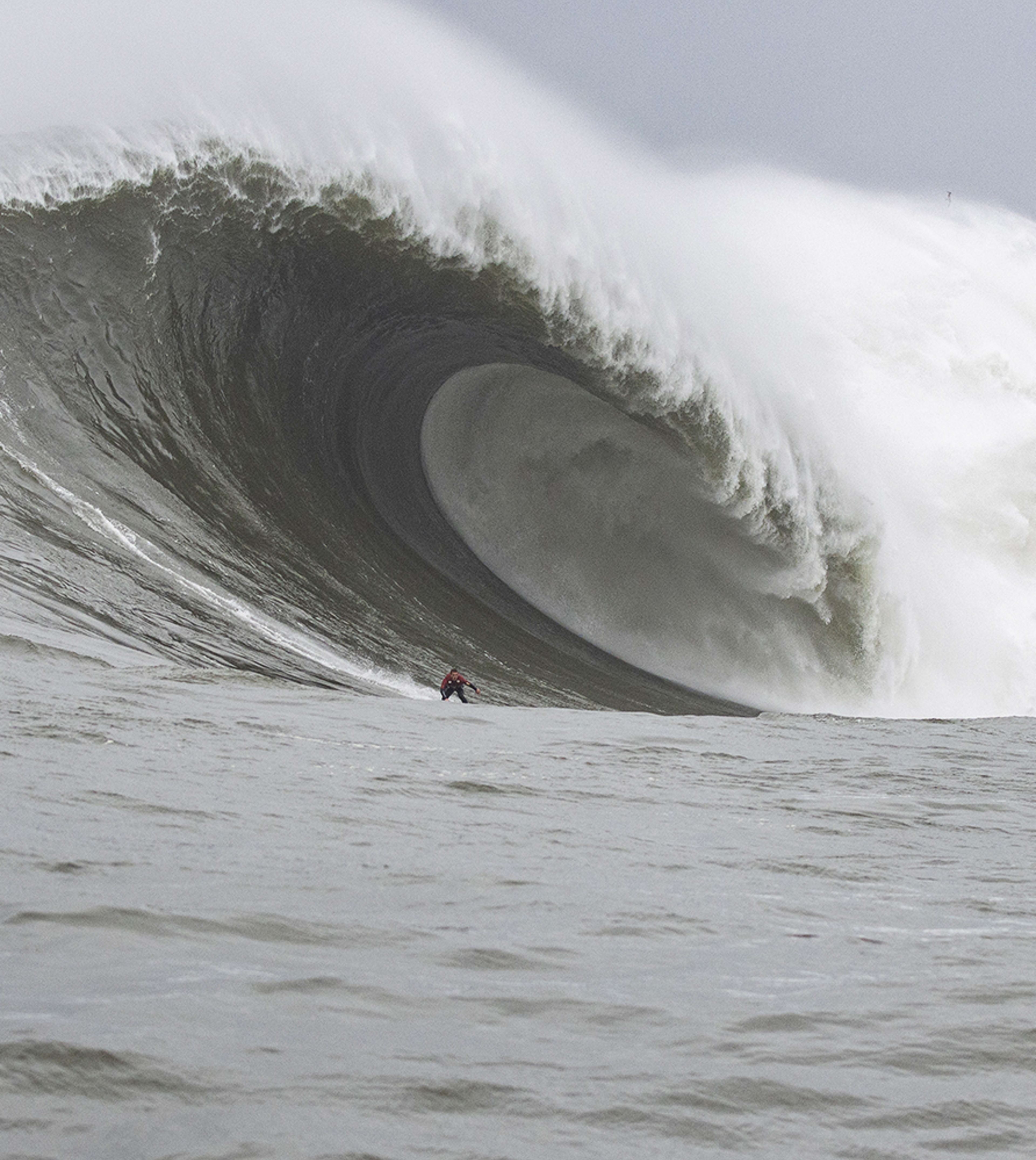 '100 Foot Wave' Returns to HBO (Trailer)