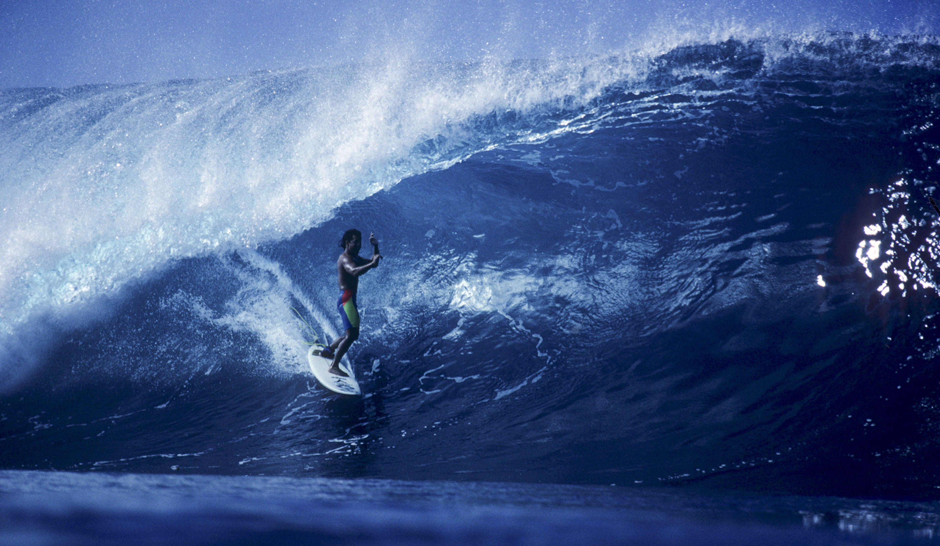 Derek Ho, Hawaiian World Champ and Pipe Icon, Dies at 55 | %%sitename%%