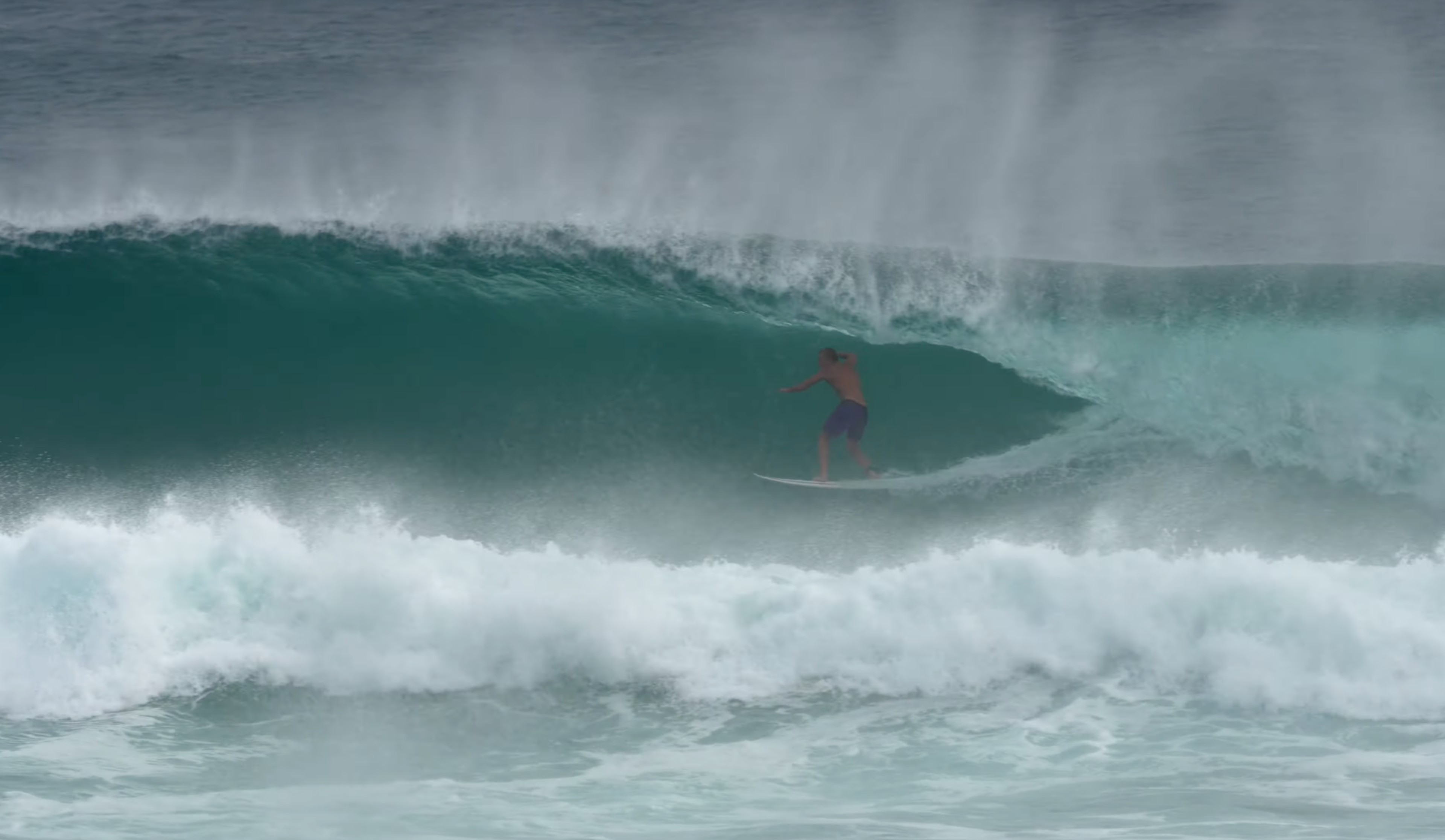 Cyclone Alfred Sends Cooking Surf to Australia’s East Coast
