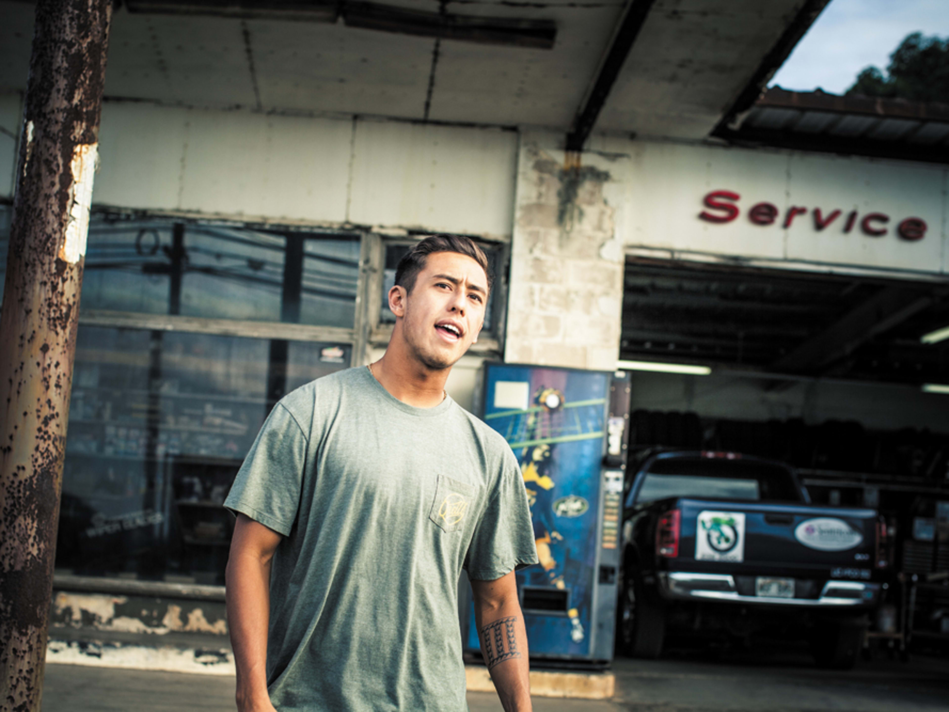 Eli Olson: The Modern Pipe Guy - Surfer