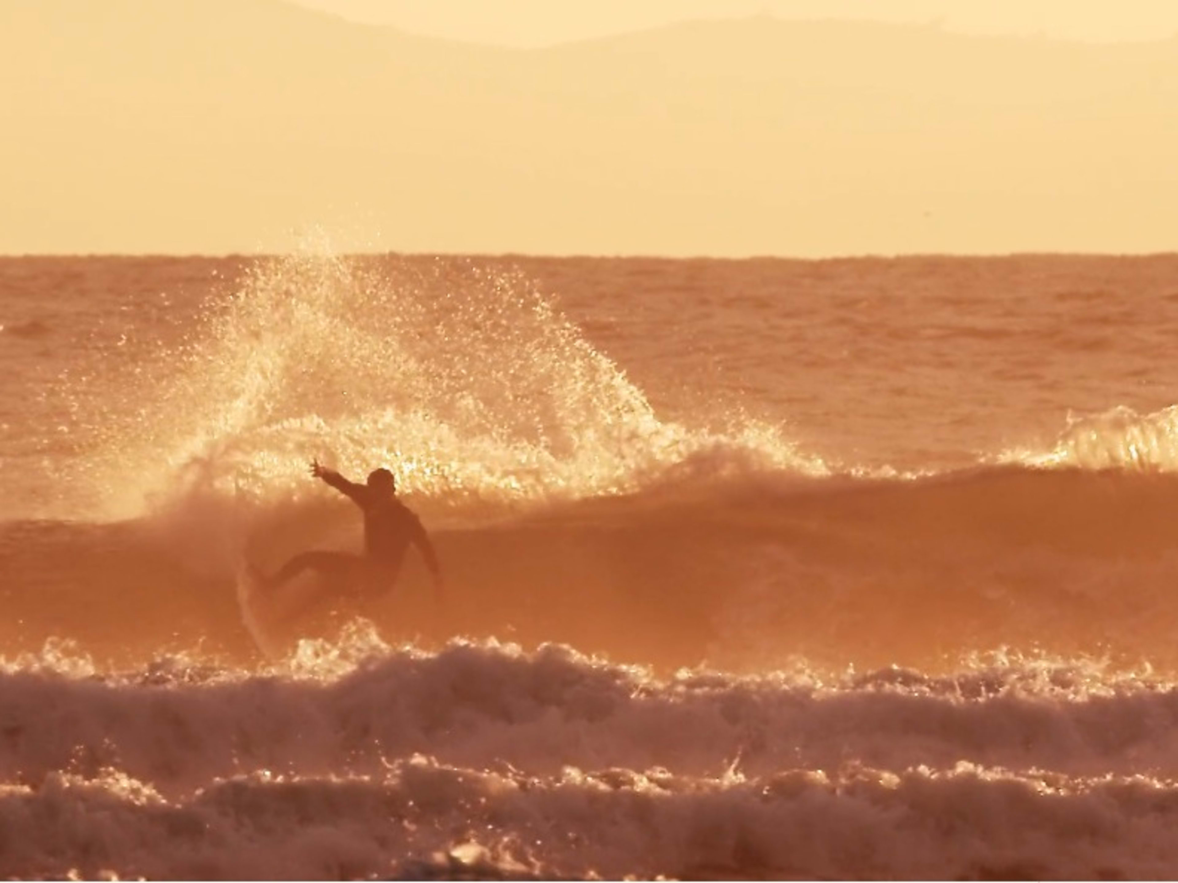 Luke Davis: 24 Hours In 2:39 - Surfer