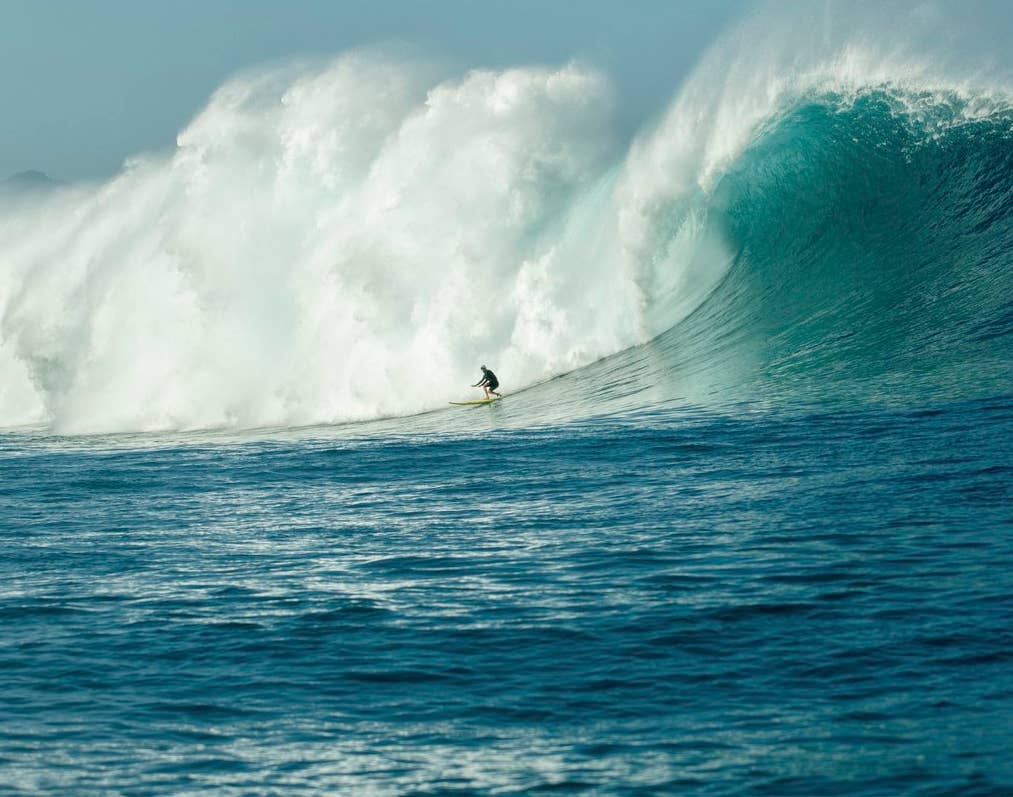 In the Magazine: Deconstructing the Big-Wave Journey With Laura Enever ...