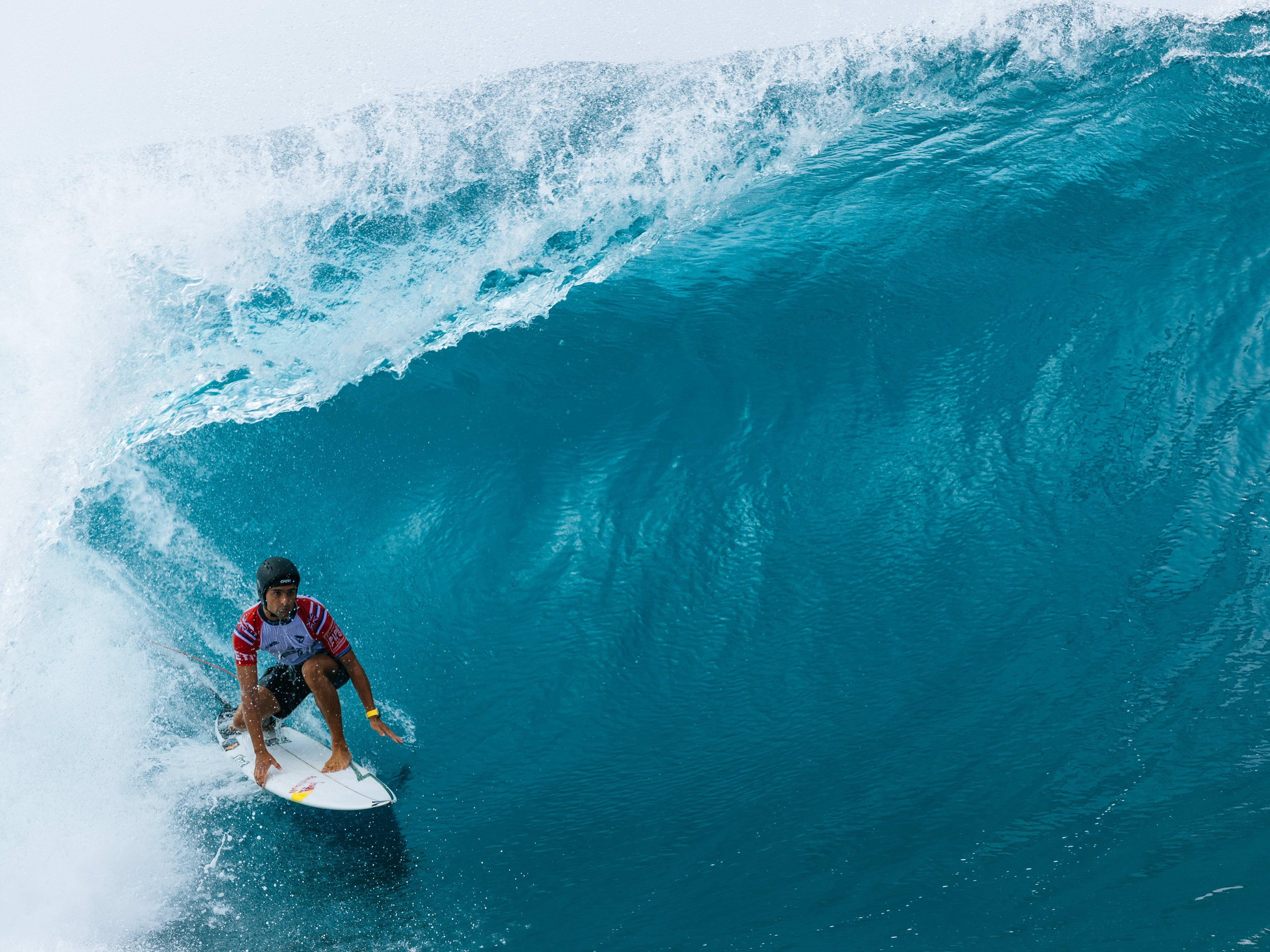 More Surfers Are Wearing Helmets At Pipe Than Ever, It Took 30 Years To ...