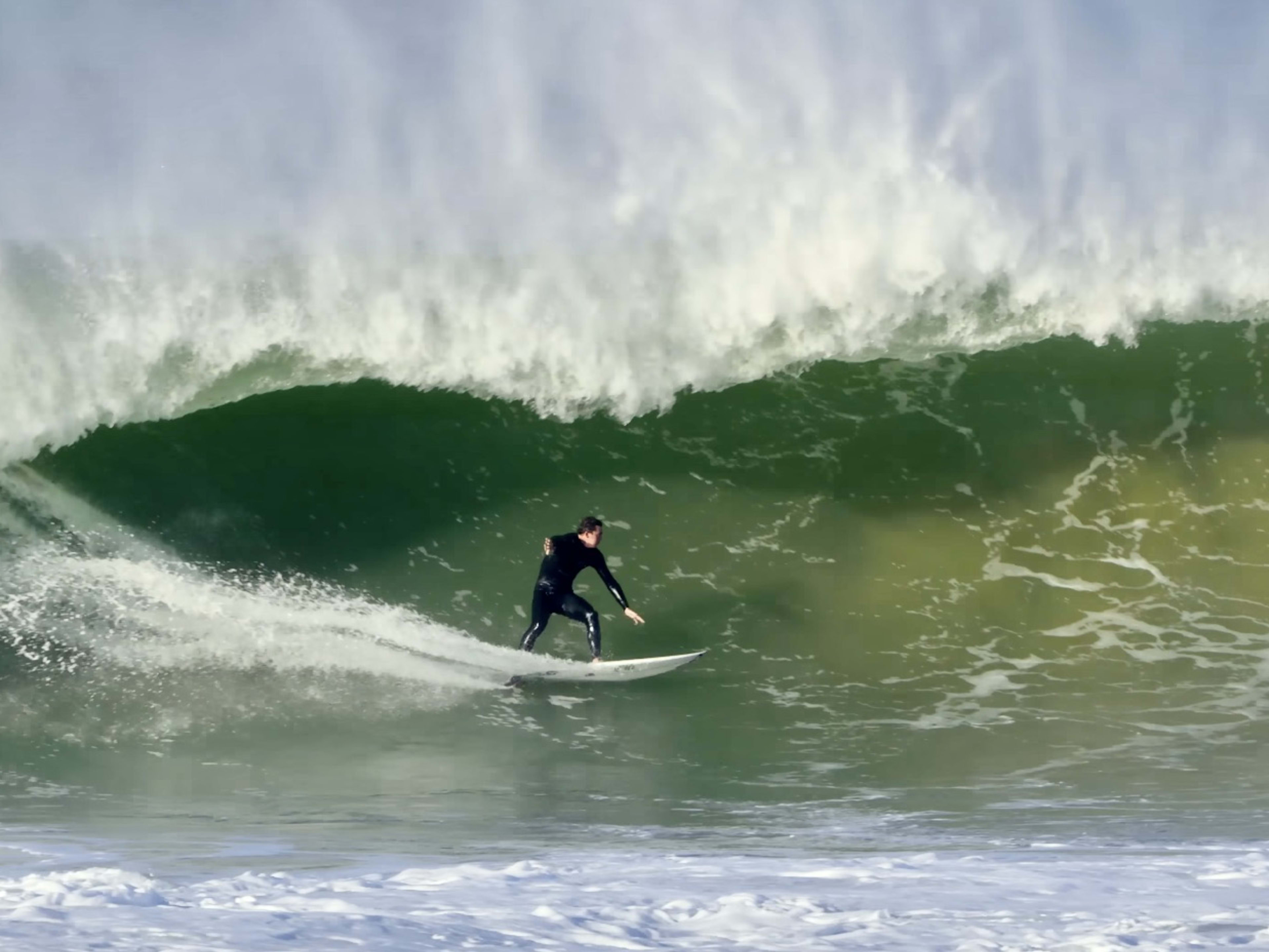 Portugal Score: Griffin & Crosby Colapinto Surf Firing Supertubos - Surfer