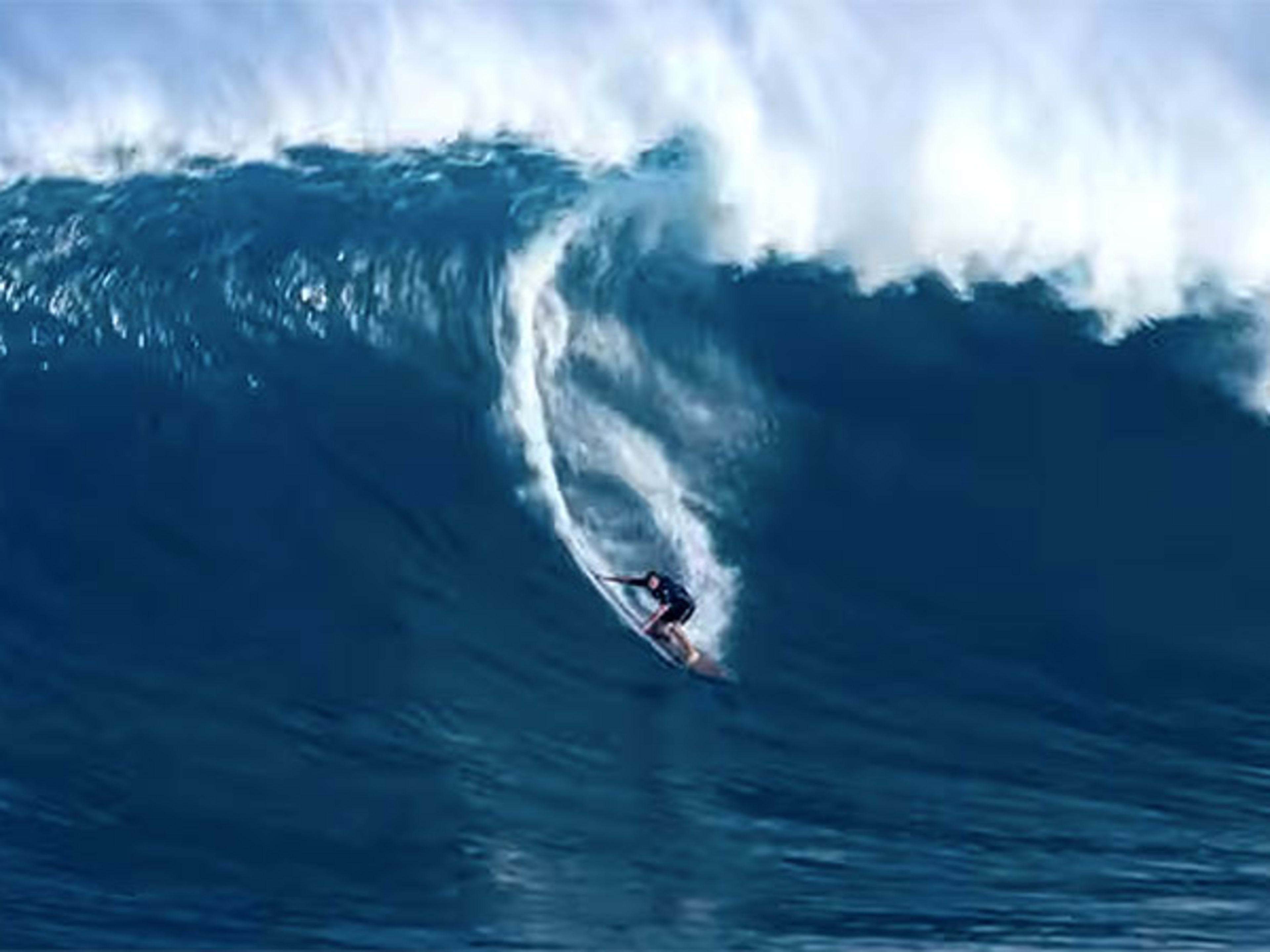 Aussie Hellman Wins "Best Paddle Wave" at Jaws - Surfer
