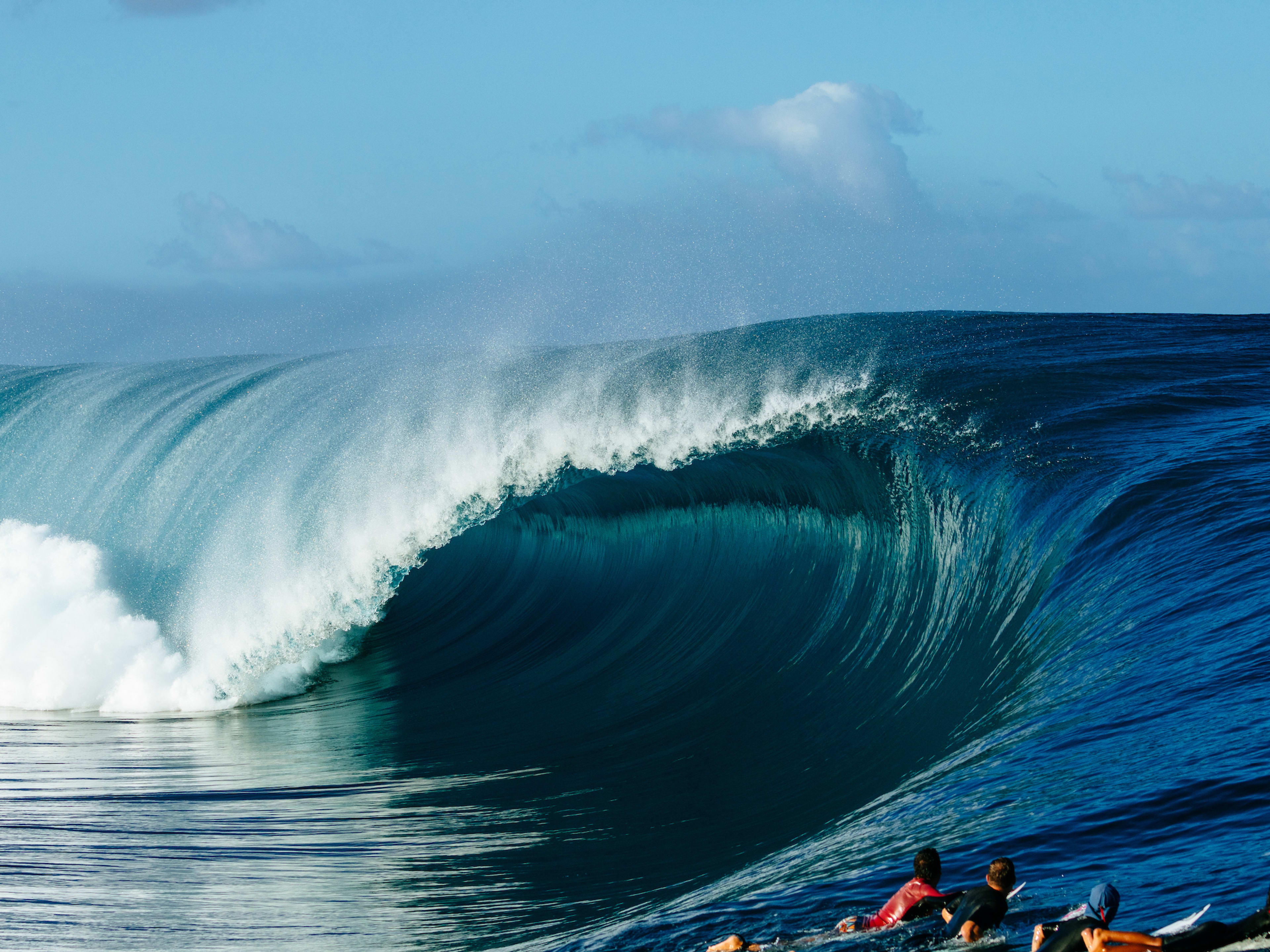 Watch: Super Session at Massive Teahupo’o - Surfer
