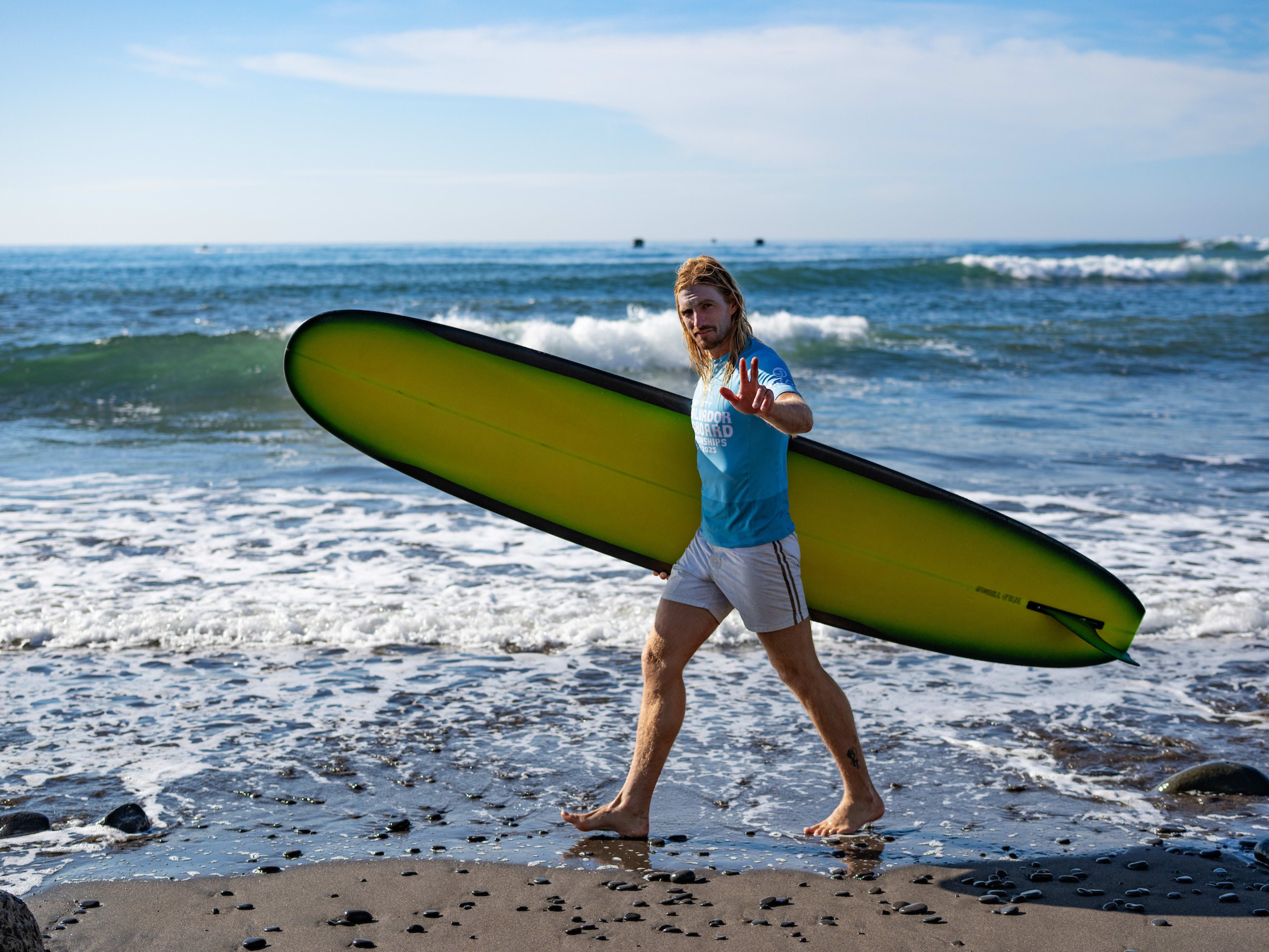 World Surf League Event News - Surfer