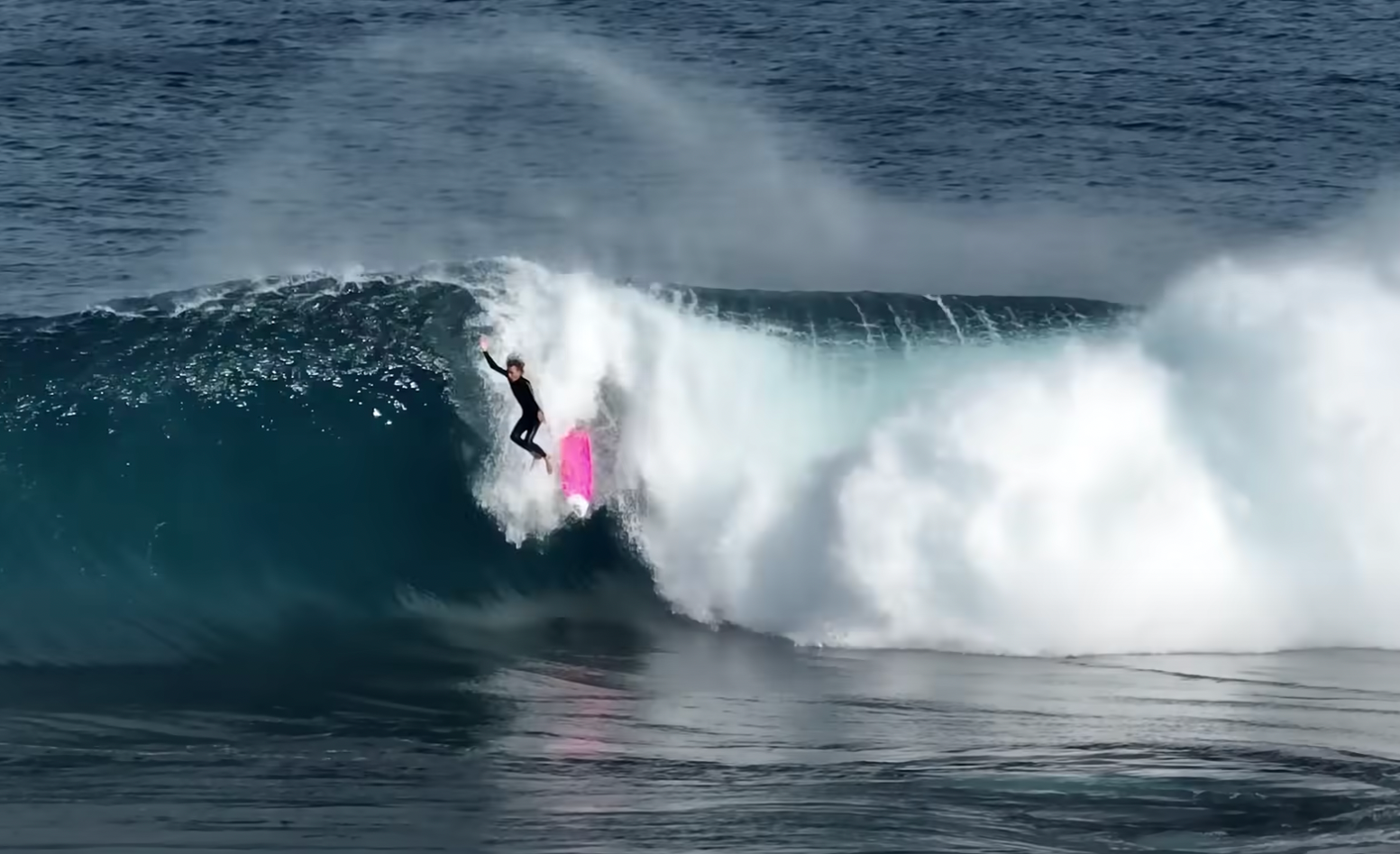 Pro Surfer Griffin Colapinto Rides Near-Perfect Wave at Freakish Slab ...