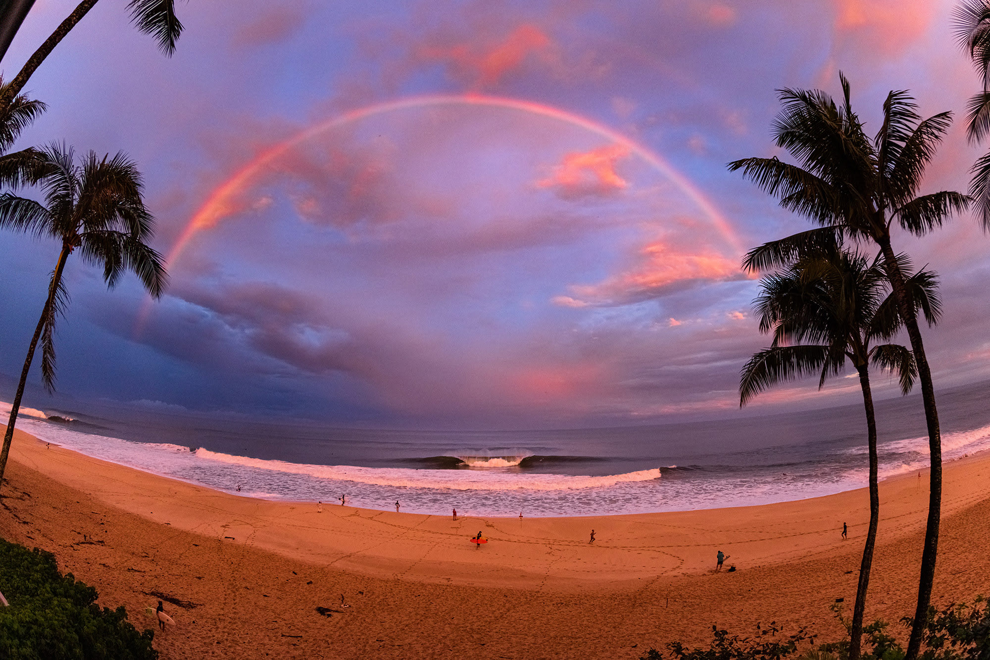 Photo Gallery: Pipeline, the World's Most Documented (and Dangerous) Surf Spot. - Surfer