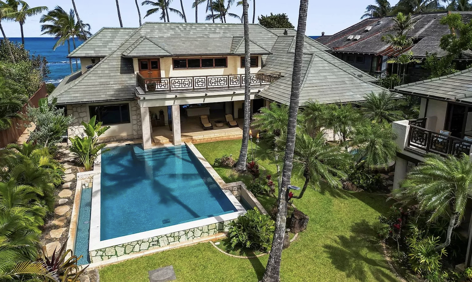 Video: How To Build A $4,000 House In Hawaii - Surfer