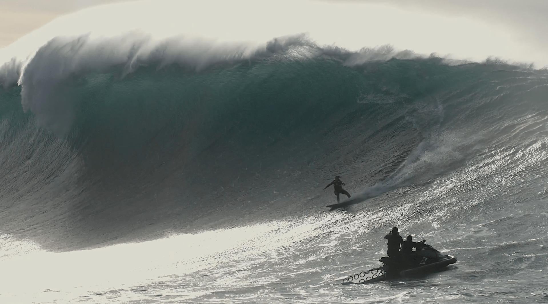 Laura Crane Big Wave Challenge Entry in Nazaré - Surfer