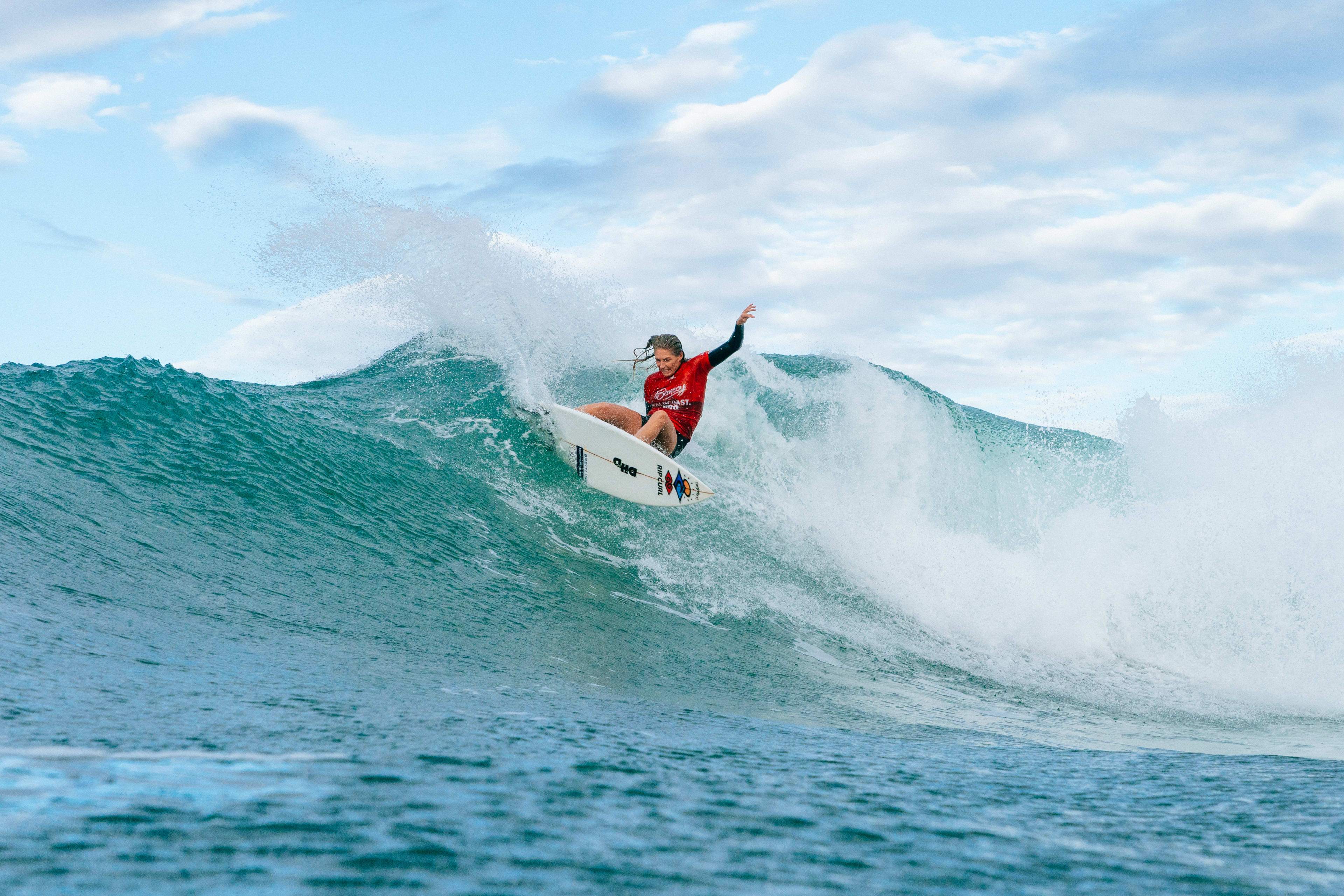 Stephanie Gilmore Knocks Caity Simmers from Gold Coast Pro - Surfer