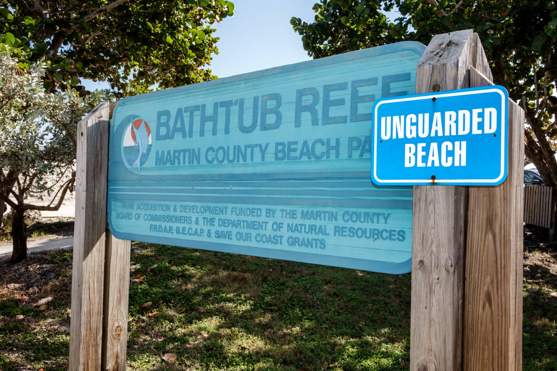 Surfer Founds "Bite Club" For Survivors of Shark Attacks - Surfer