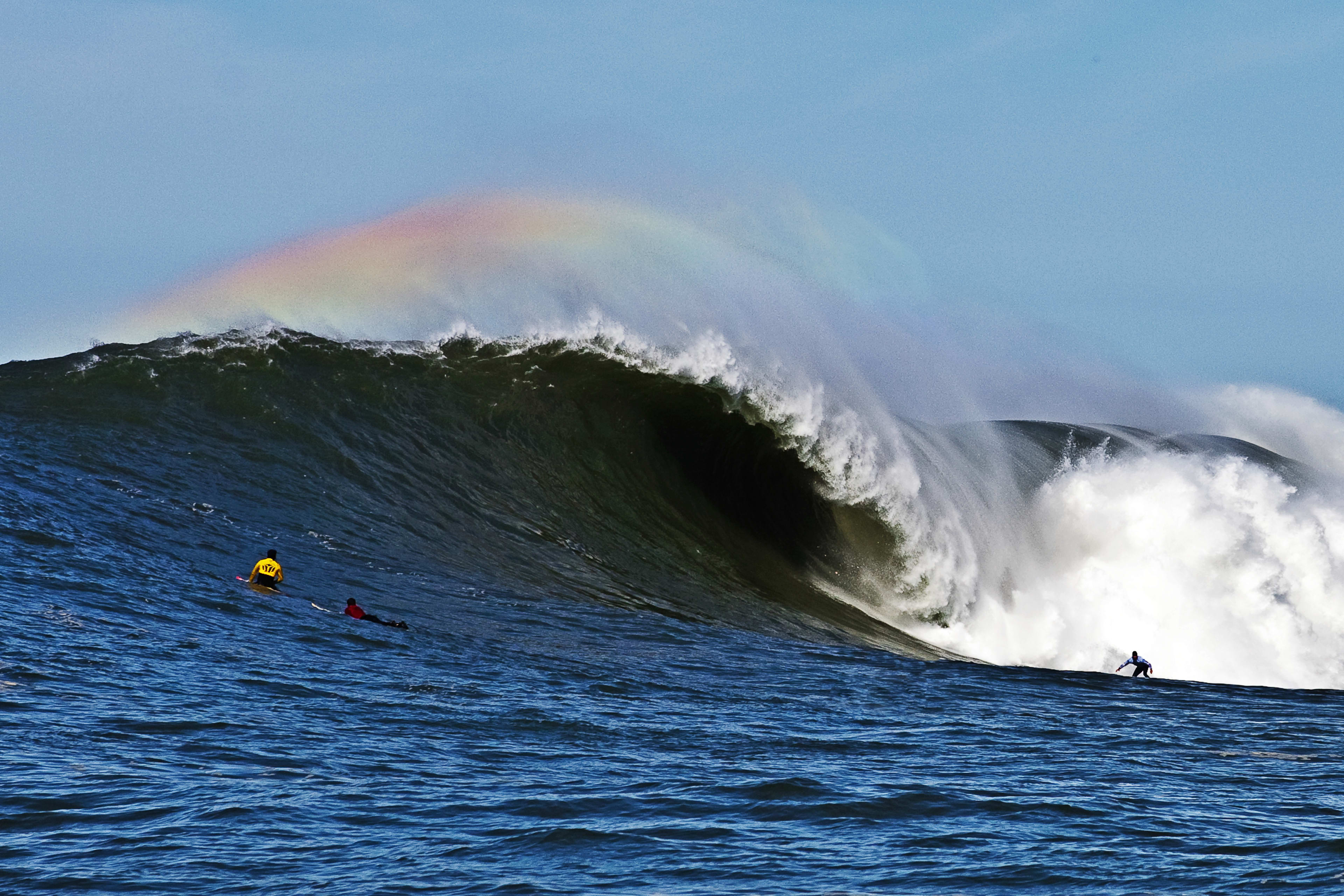Incoming: Northern California Surfers Brace for Large Waves - Surfer