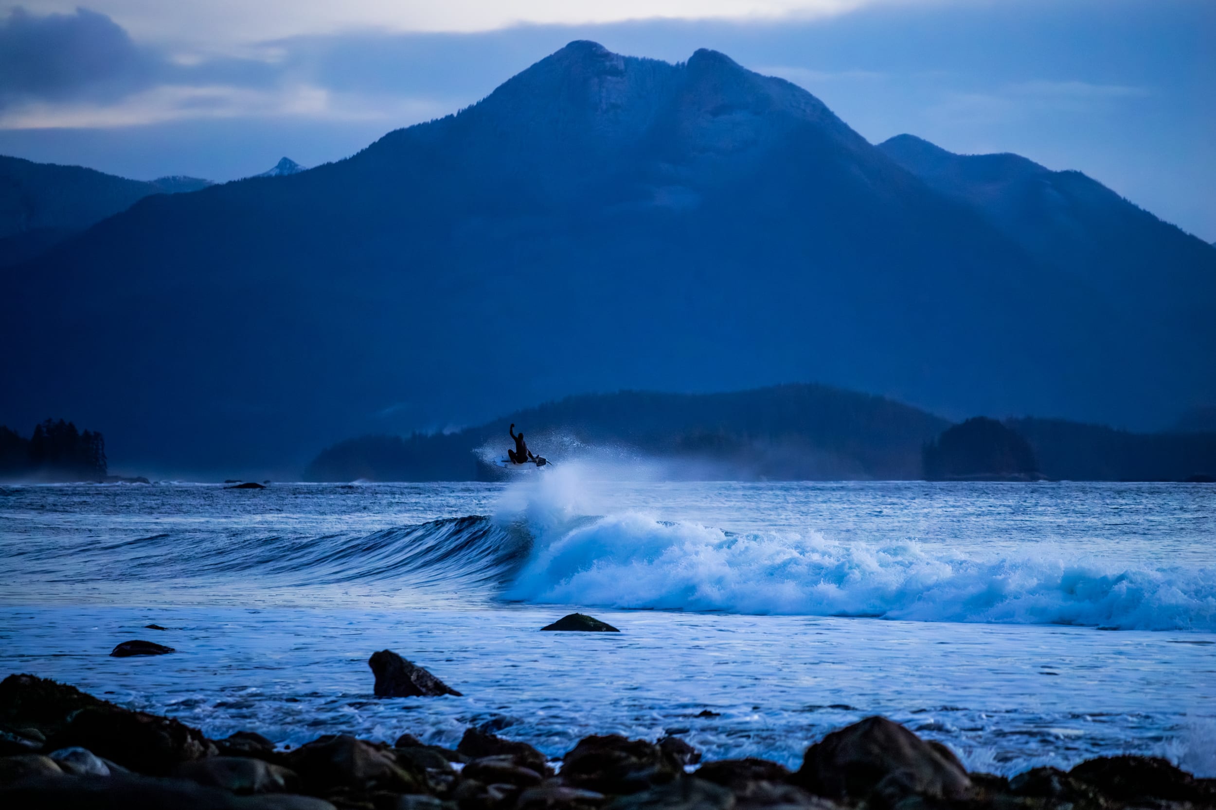 Winter Surf Pumps On Canada's West Coast (Photos) - Surfer