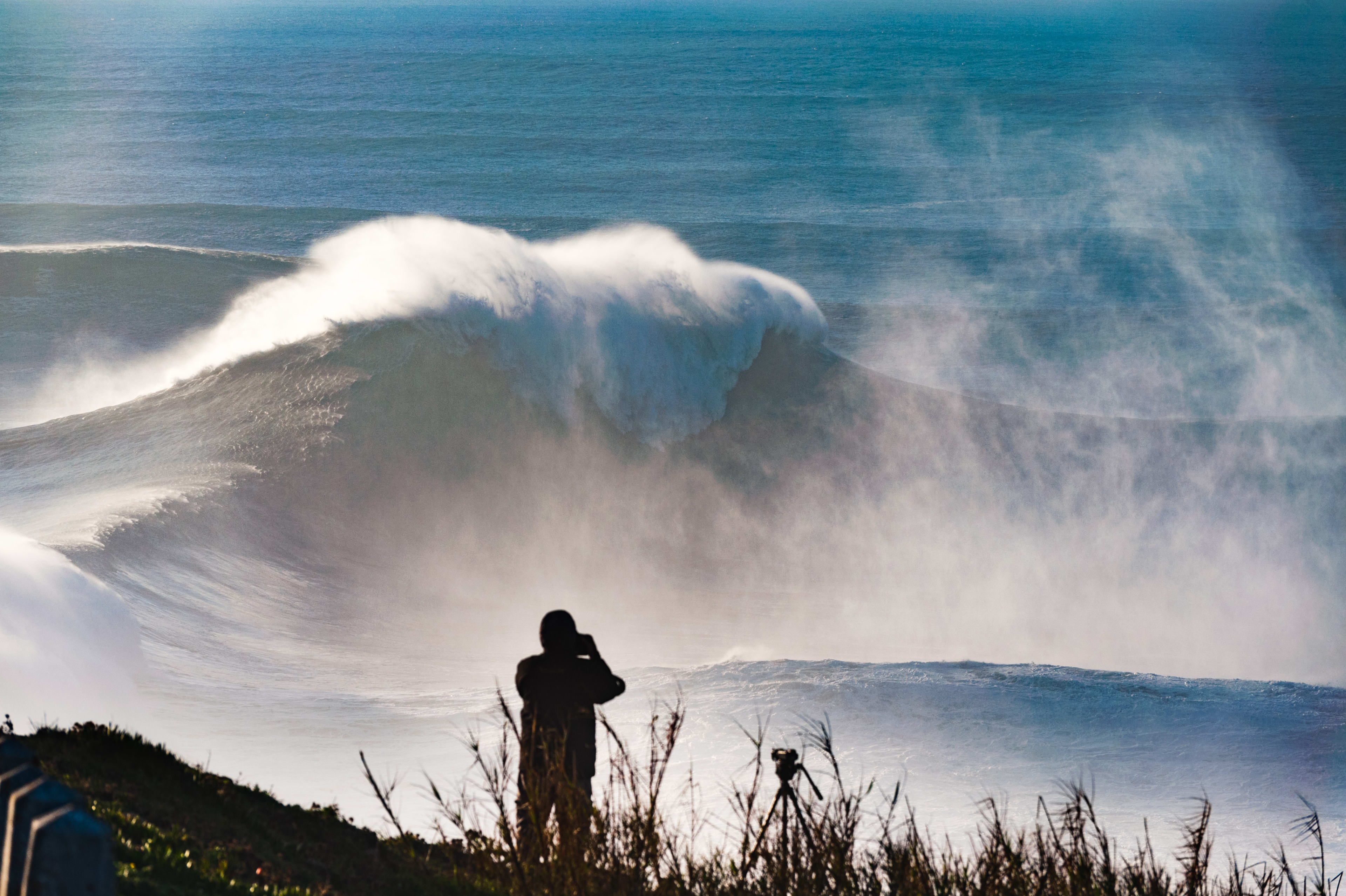 Square Waves: What Are They and Are They Dangerous? - Surfer