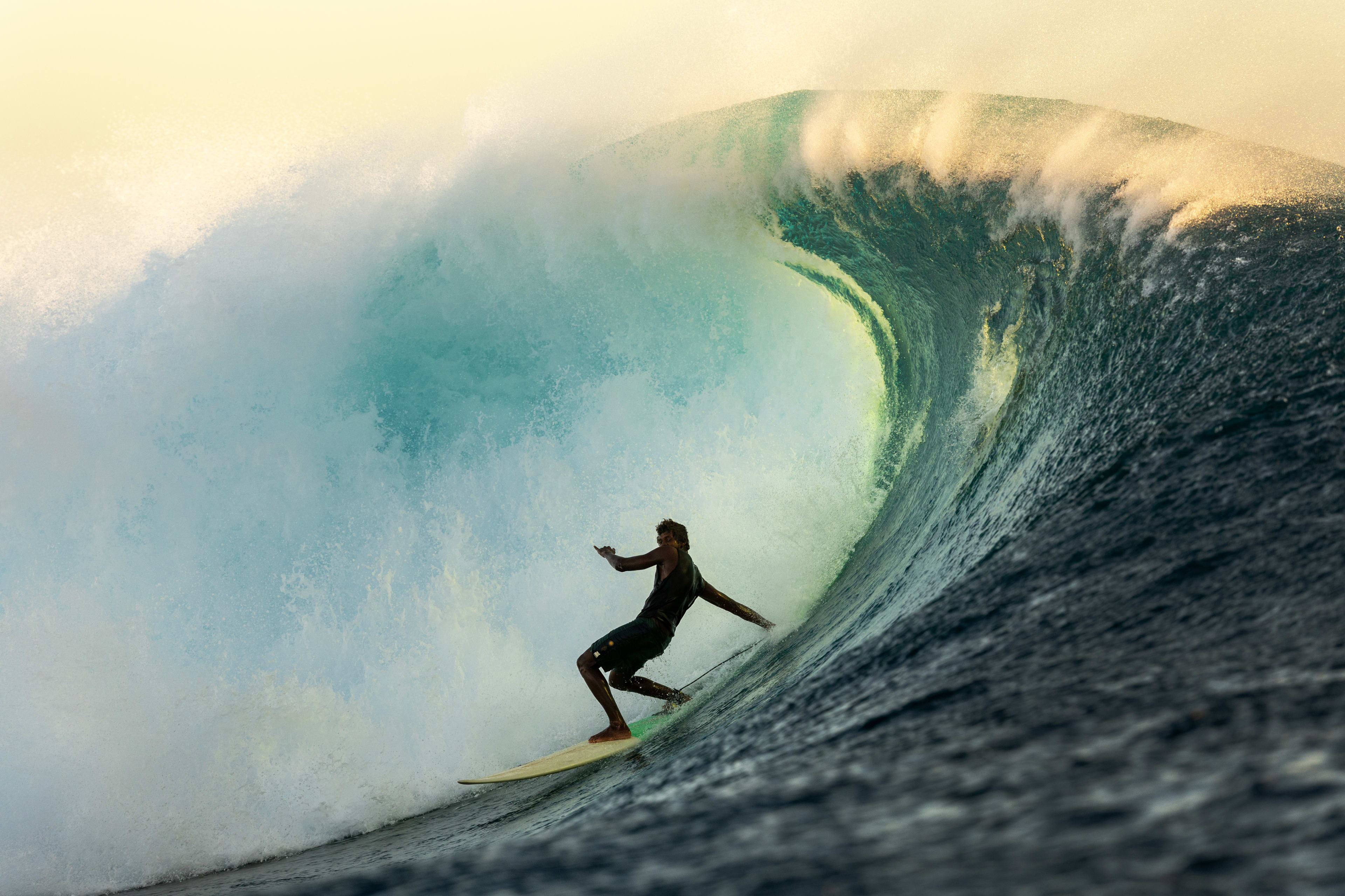 Gallery: Season-Opener Swell at Cloudbreak - Surfer