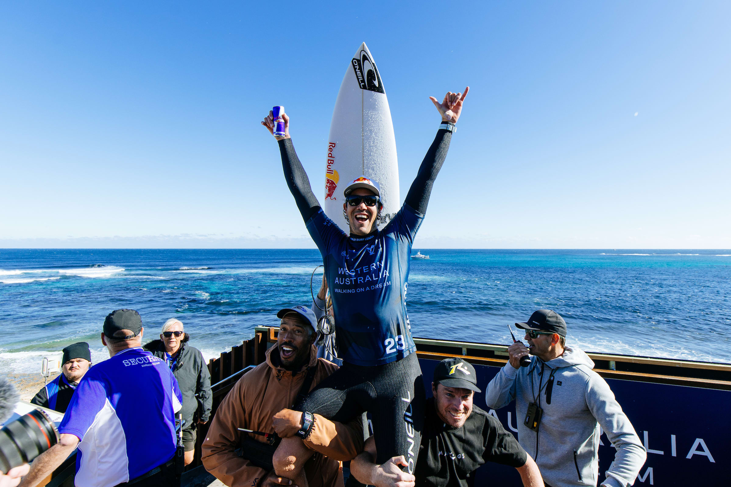 World Surf League Event News - Surfer