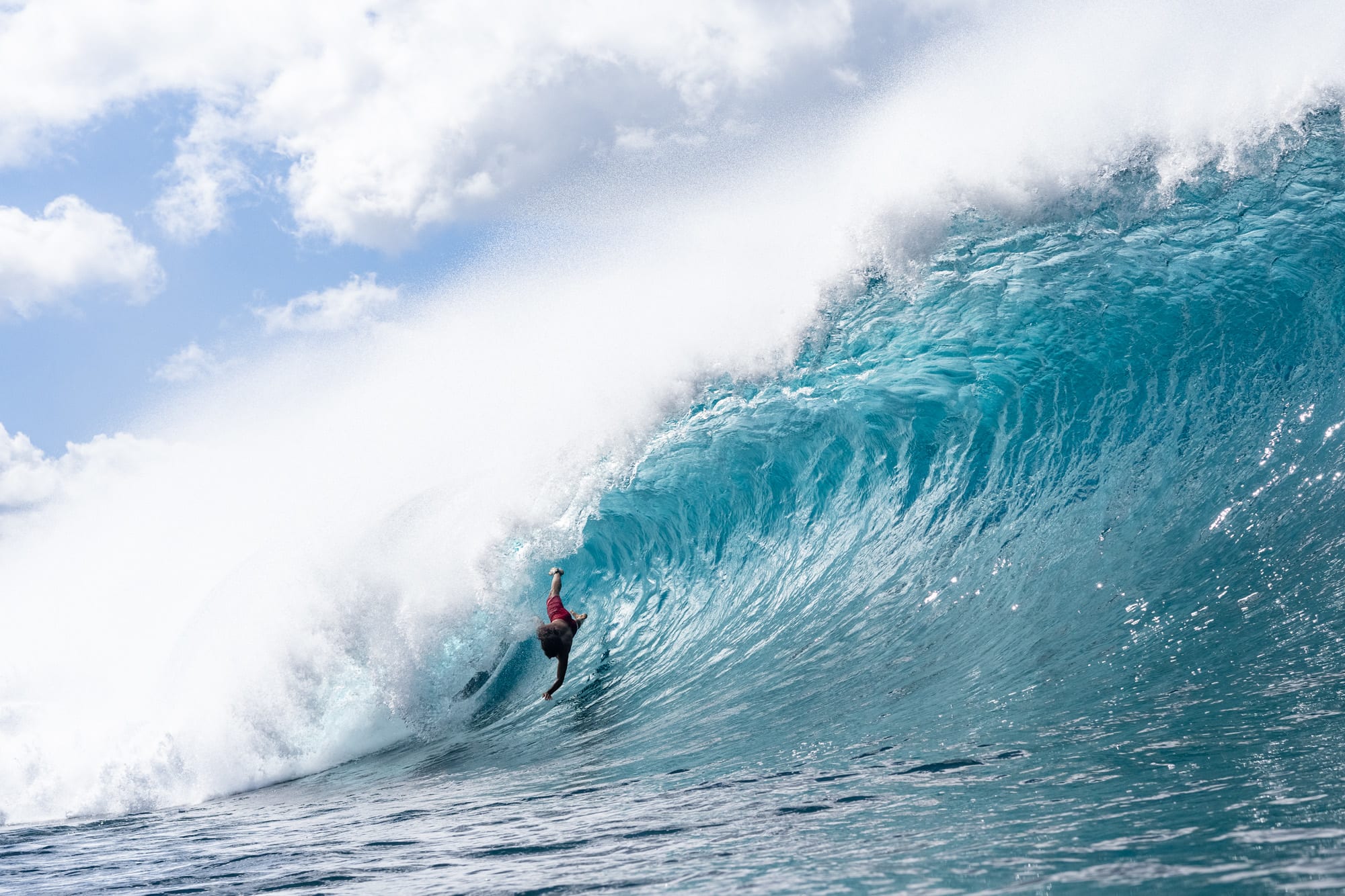Gallery: World’s Best Pipeline Surfers Score Perfection - Surfer