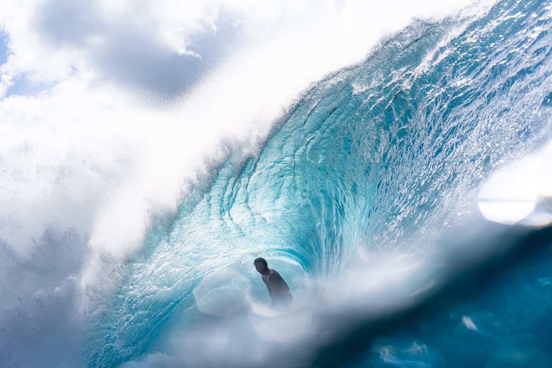 Gallery: World’s Best Pipeline Surfers Score Perfection
