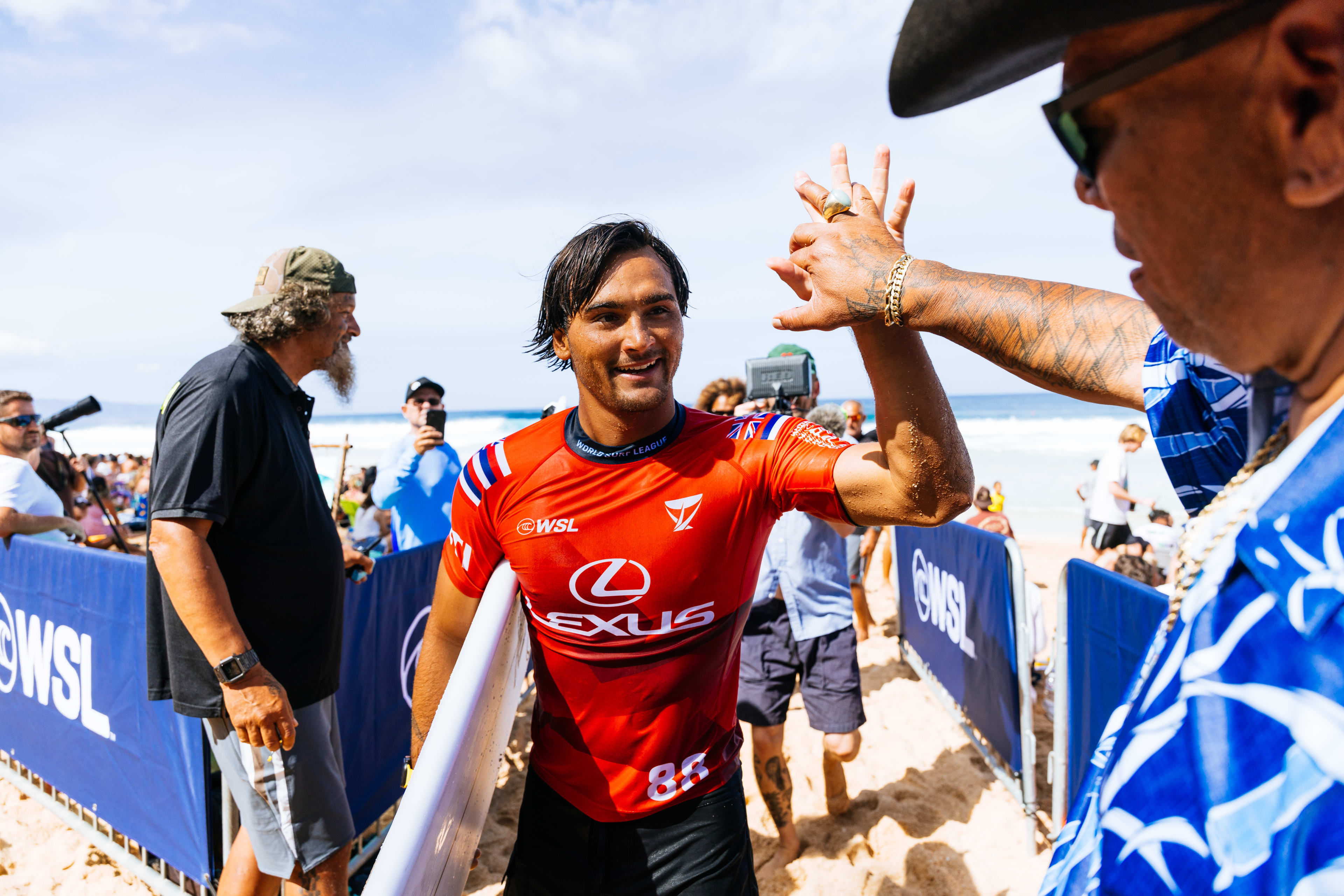 Barron Mamiya Wins Back-To-Back Pipe Pro Titles - Surfer