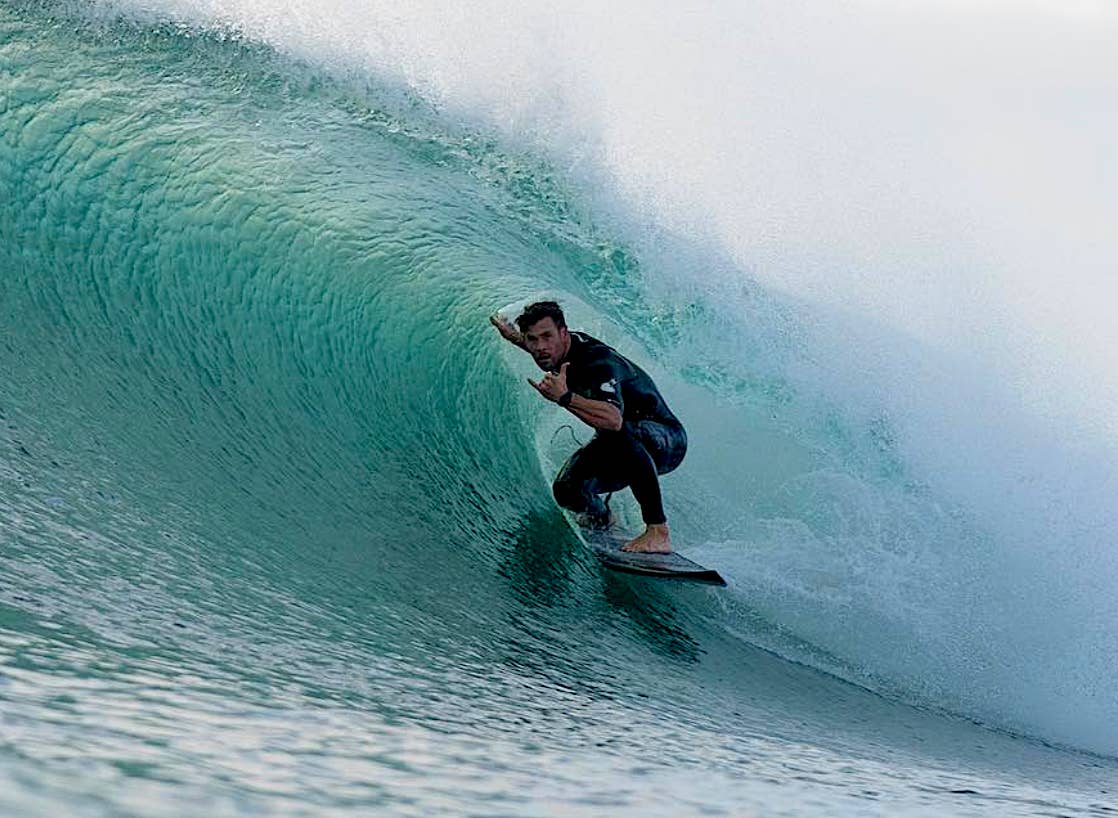 Celebrities Surfing 60 Photos - Moonagedaydream.film