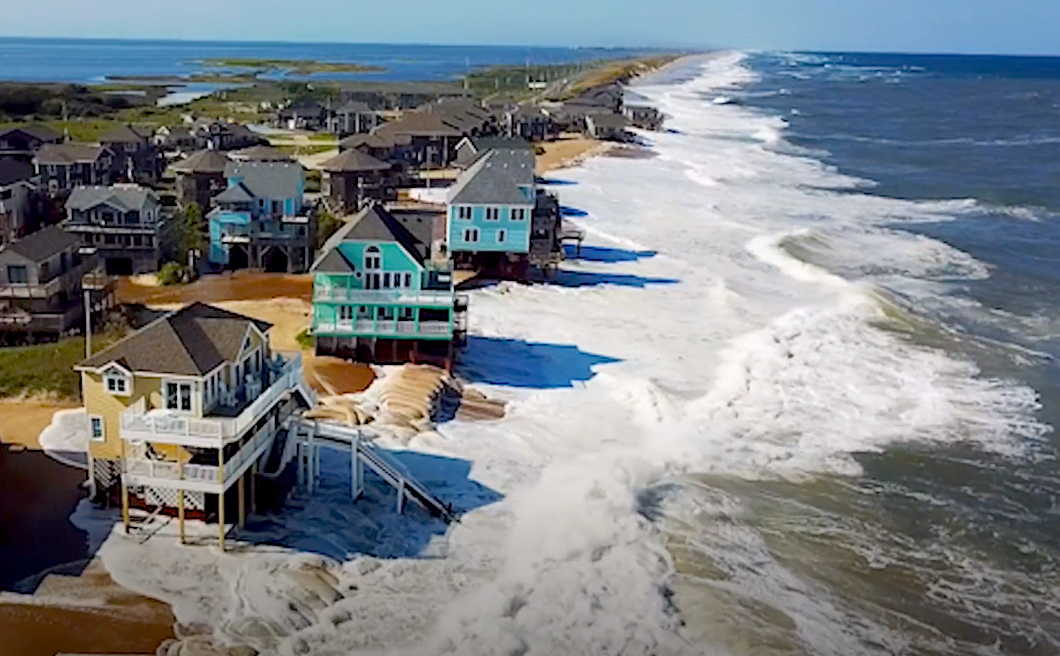 Hurricane Erin Swallows Homes, ‘20ft Waves’ Incoming (Video) - Surfer