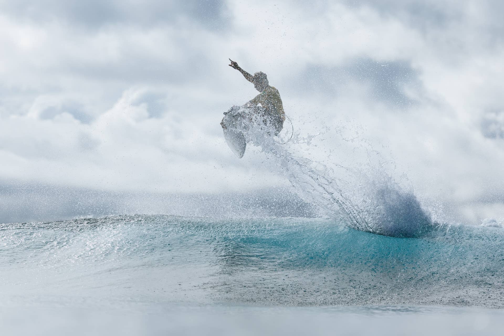 WSL Finals Breakdown: Who’s Going to Win the 2025 World Title - Surfer