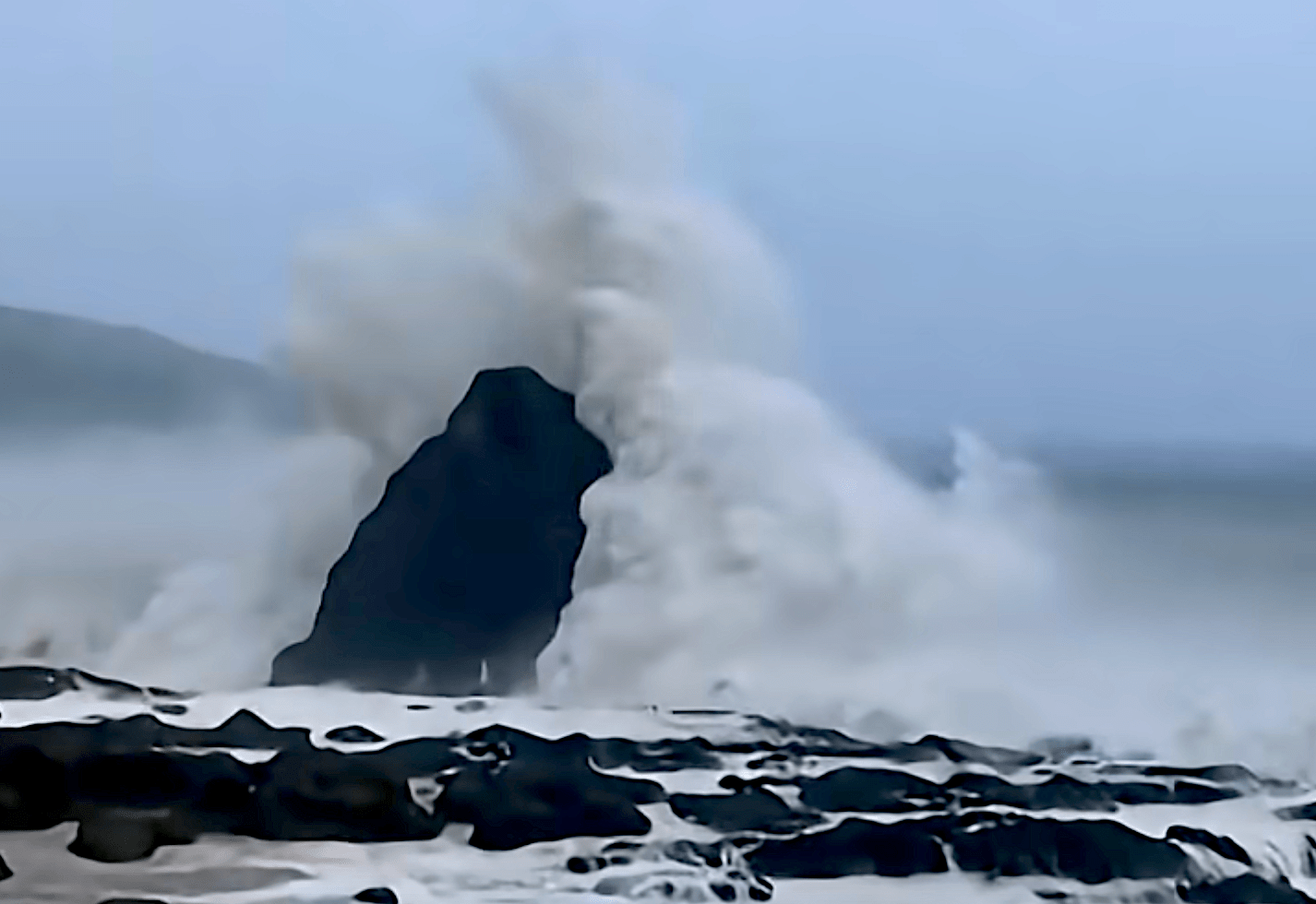 ‘Is That a Tsunami?’ Typhoon Waves Slam Philippines (Video) - Surfer