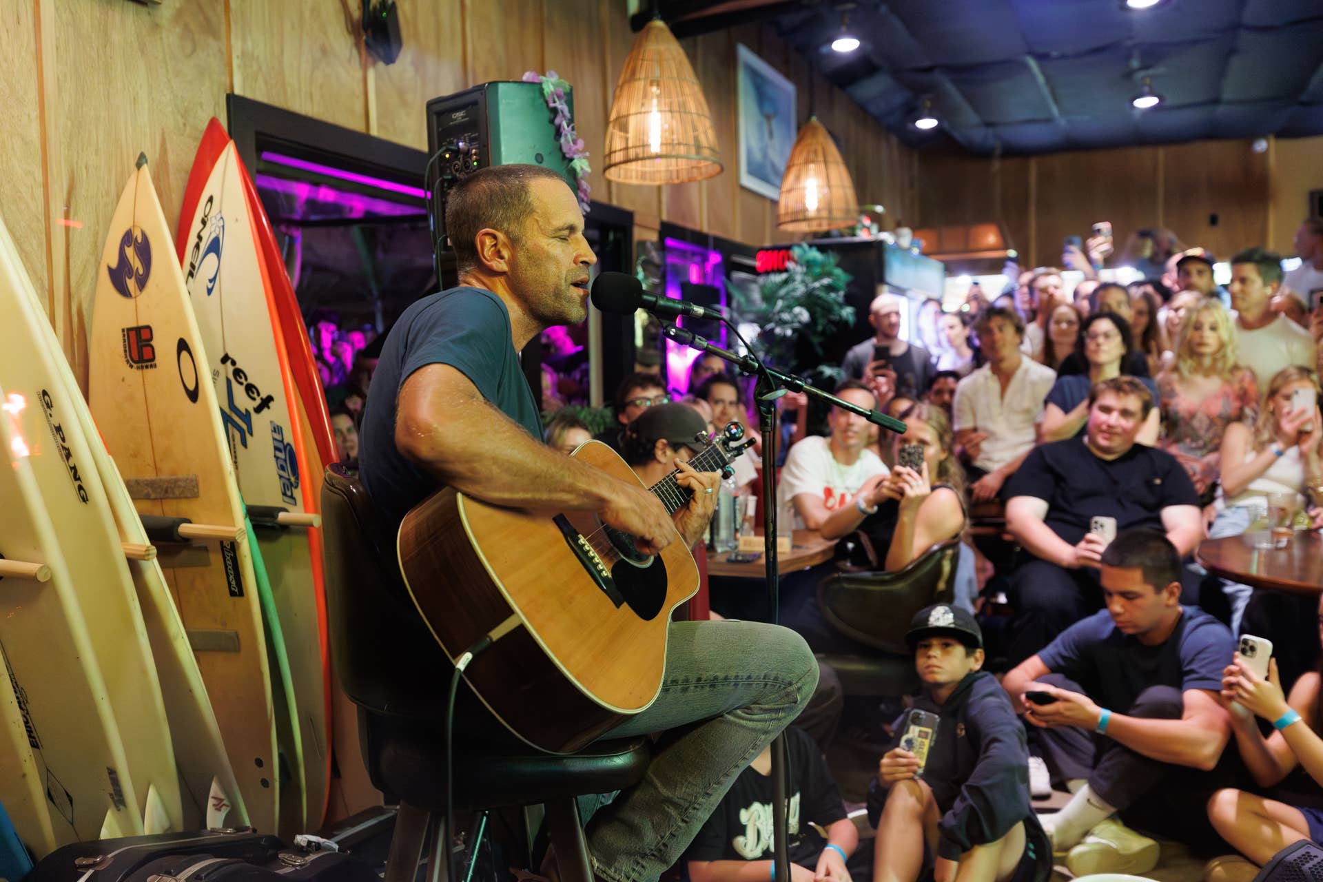 "I Can't Believe It!" Jack Johnson Plays Secret Show In Encinitas - Surfer