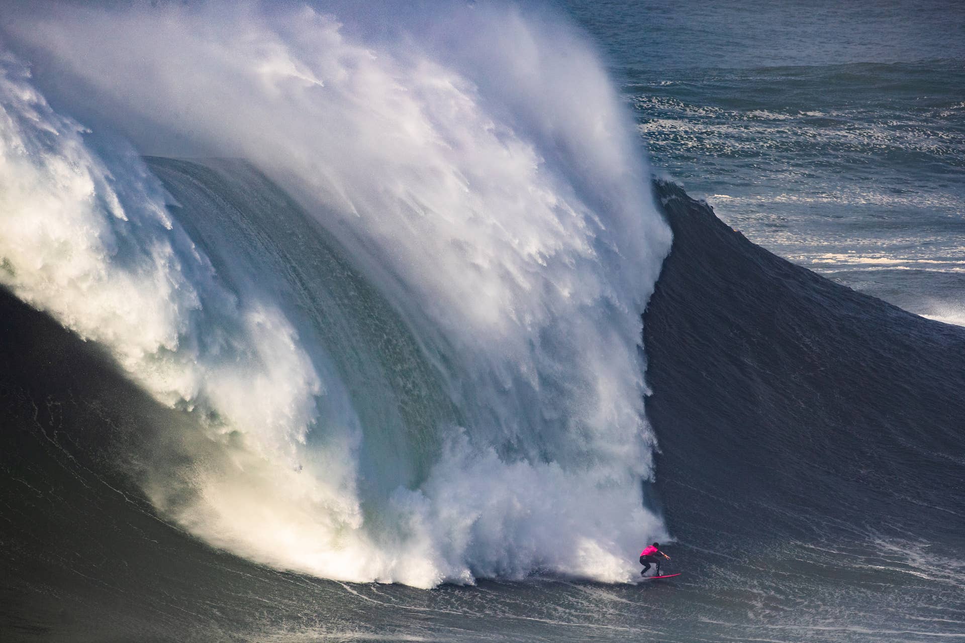 Nazaré Mayhem: Power Outage & 60-Foot Surf at Nazaré Challenge - Surfer