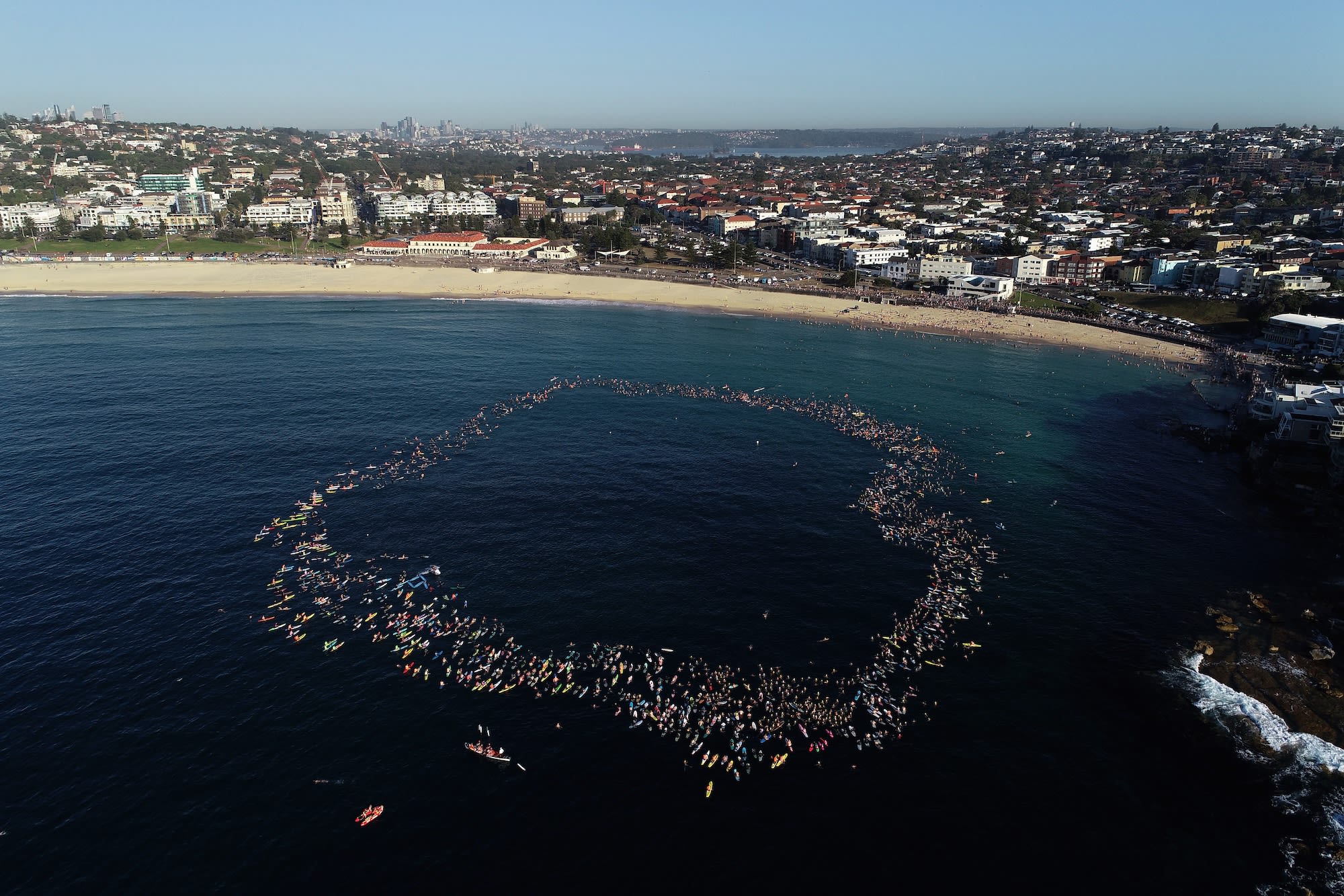 Photos: Hundreds Gather at Bondi Beach After Deadly Attack - Surfer