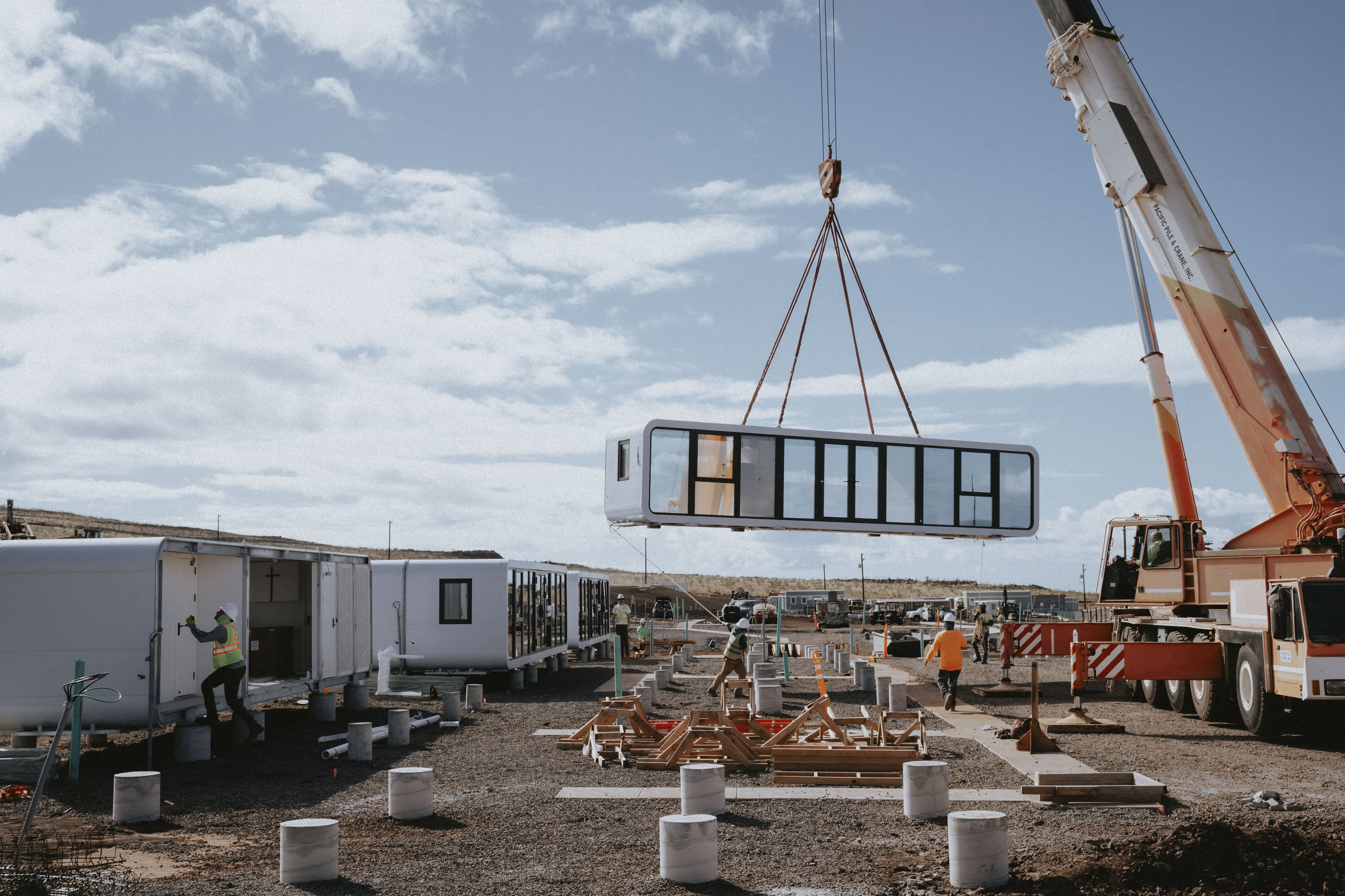 Hawaiian Utility Faces $48M Investor Settlement After Maui Fires - Surfer