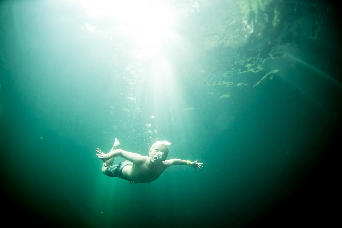 Teen Age Trailer - Surfer