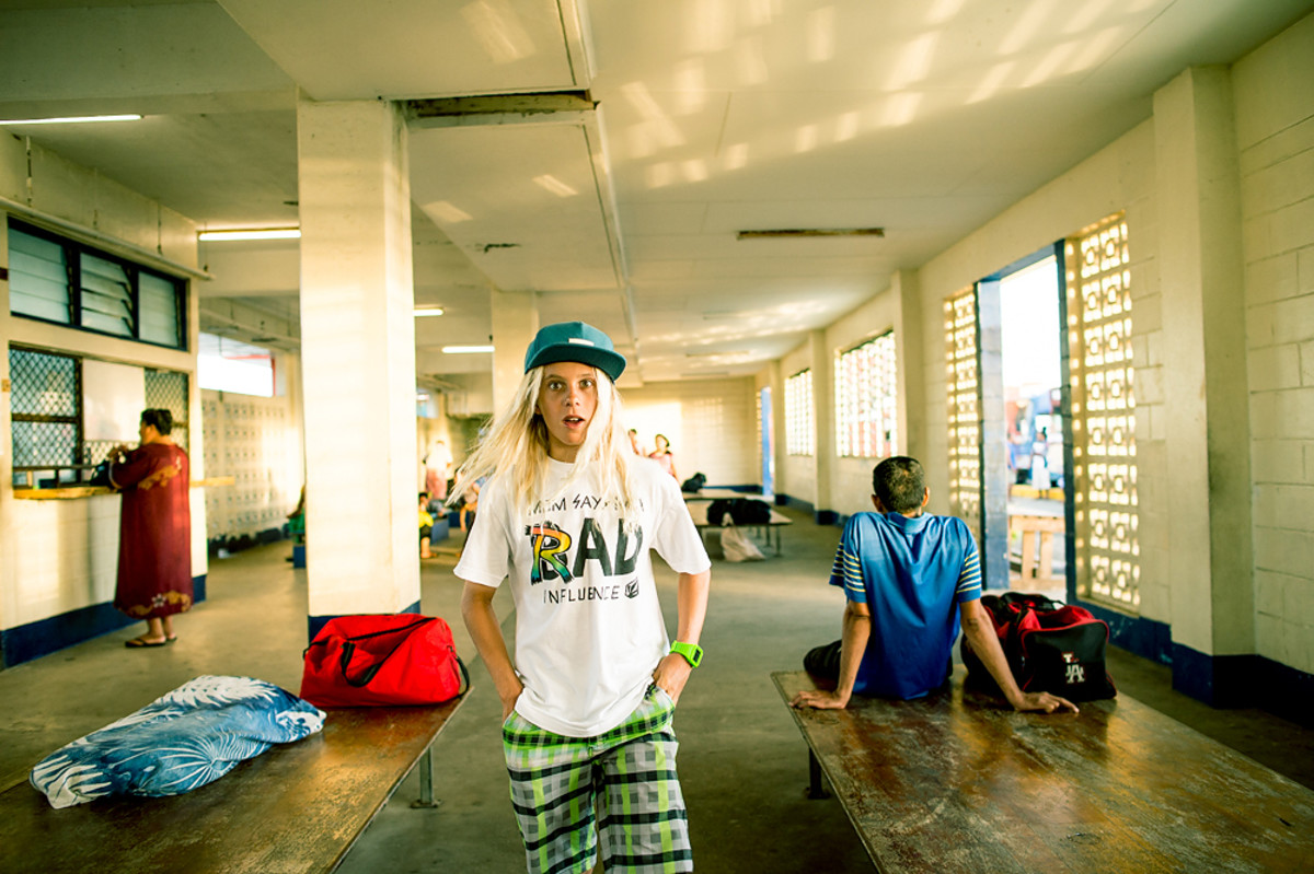 Teen Age Trailer - Surfer